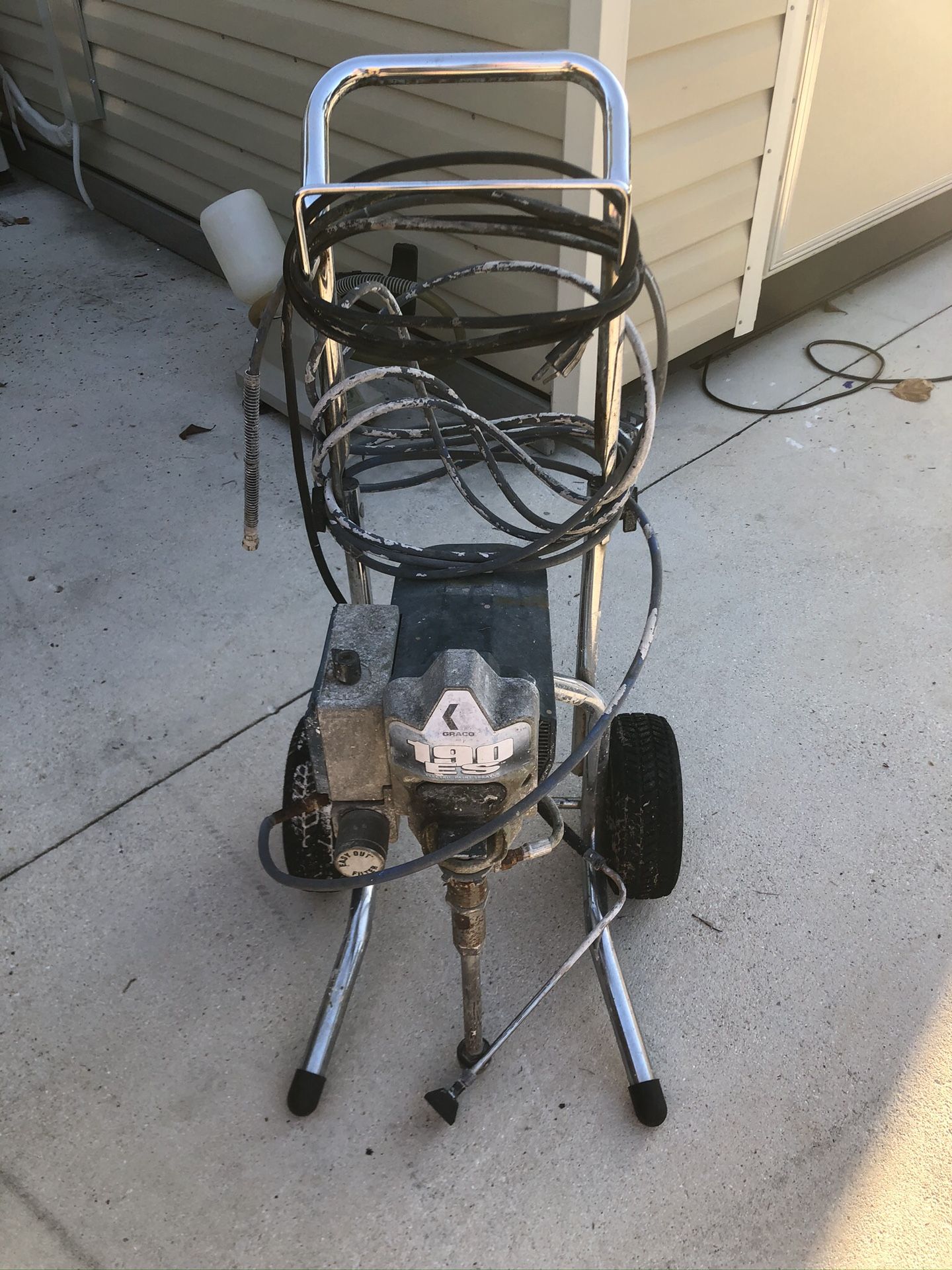 Graco 190es paint sprayer for Sale in Miami, FL - OfferUp