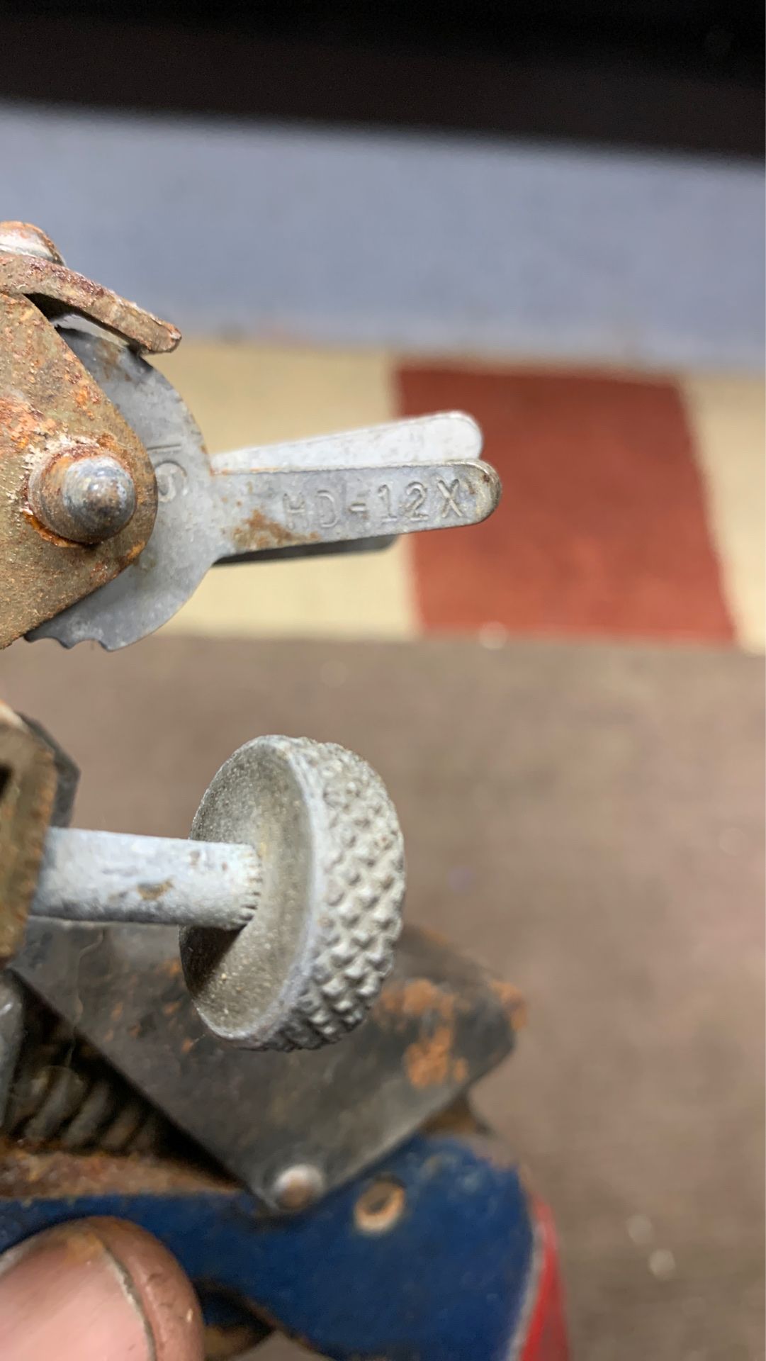 Locksmith/Repo adjustable portable hand key cutter & cutting dies for ...