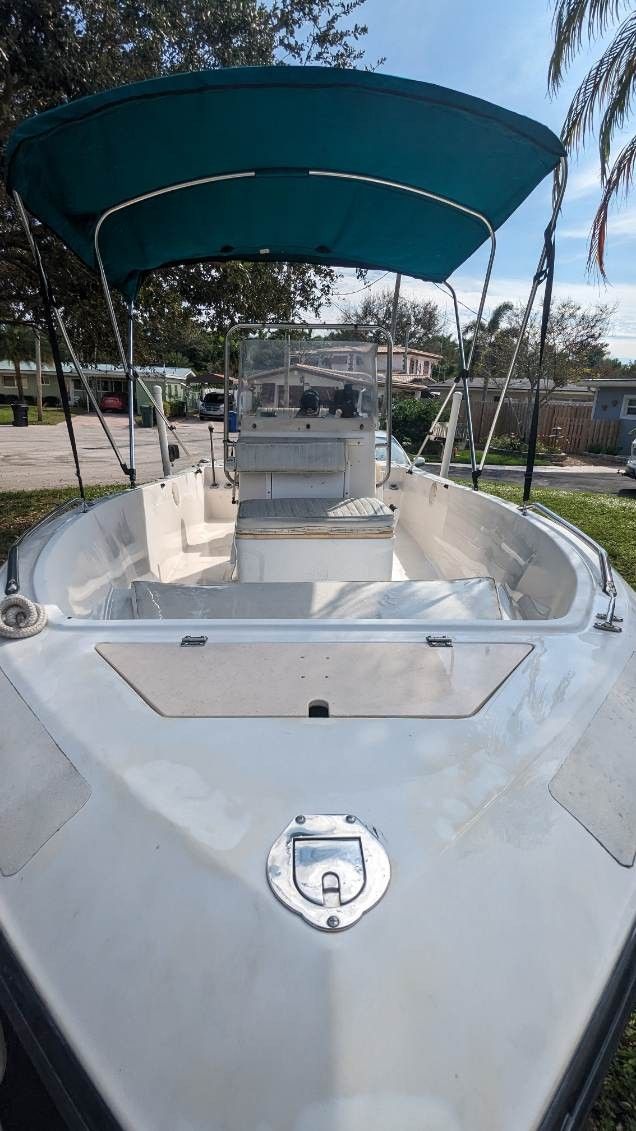 17 Foot Bay Boat for Sale in Hollywood, FL - OfferUp