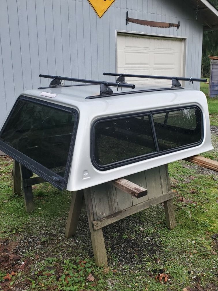 Leer Canopy 5 Foot Toyota Tacoma for Sale in Arlington, WA - OfferUp
