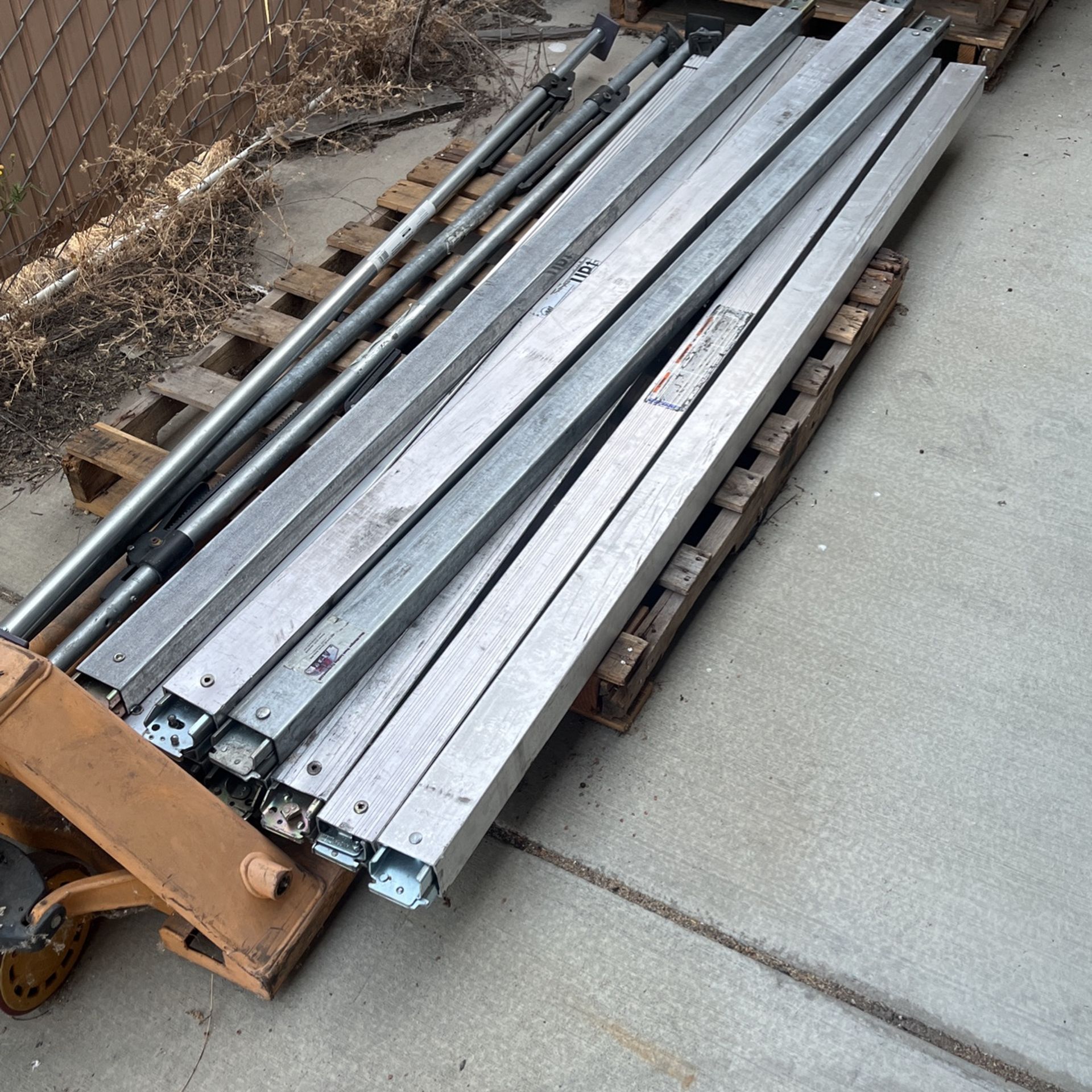 Truck Locking Bars for Sale in Lake Elsinore, CA - OfferUp