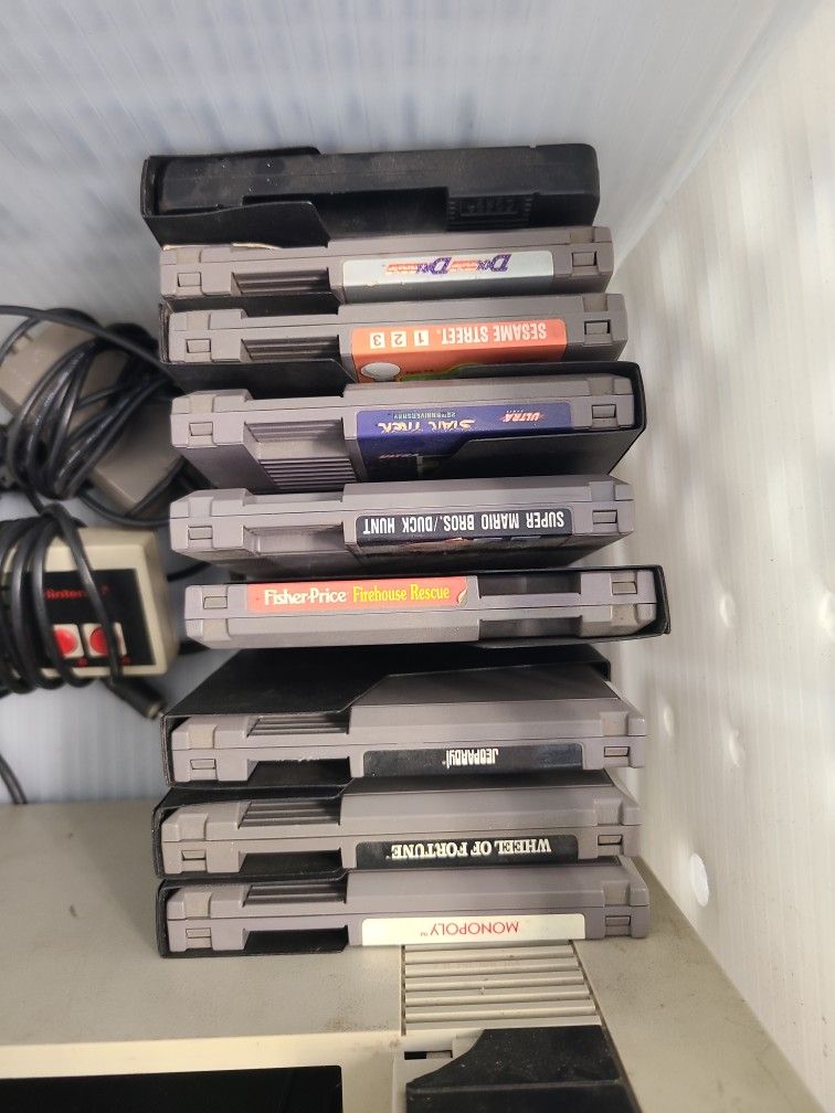 OG Nintendo - 4 Controllers, Games, Video Cable for Sale in Brea, CA ...