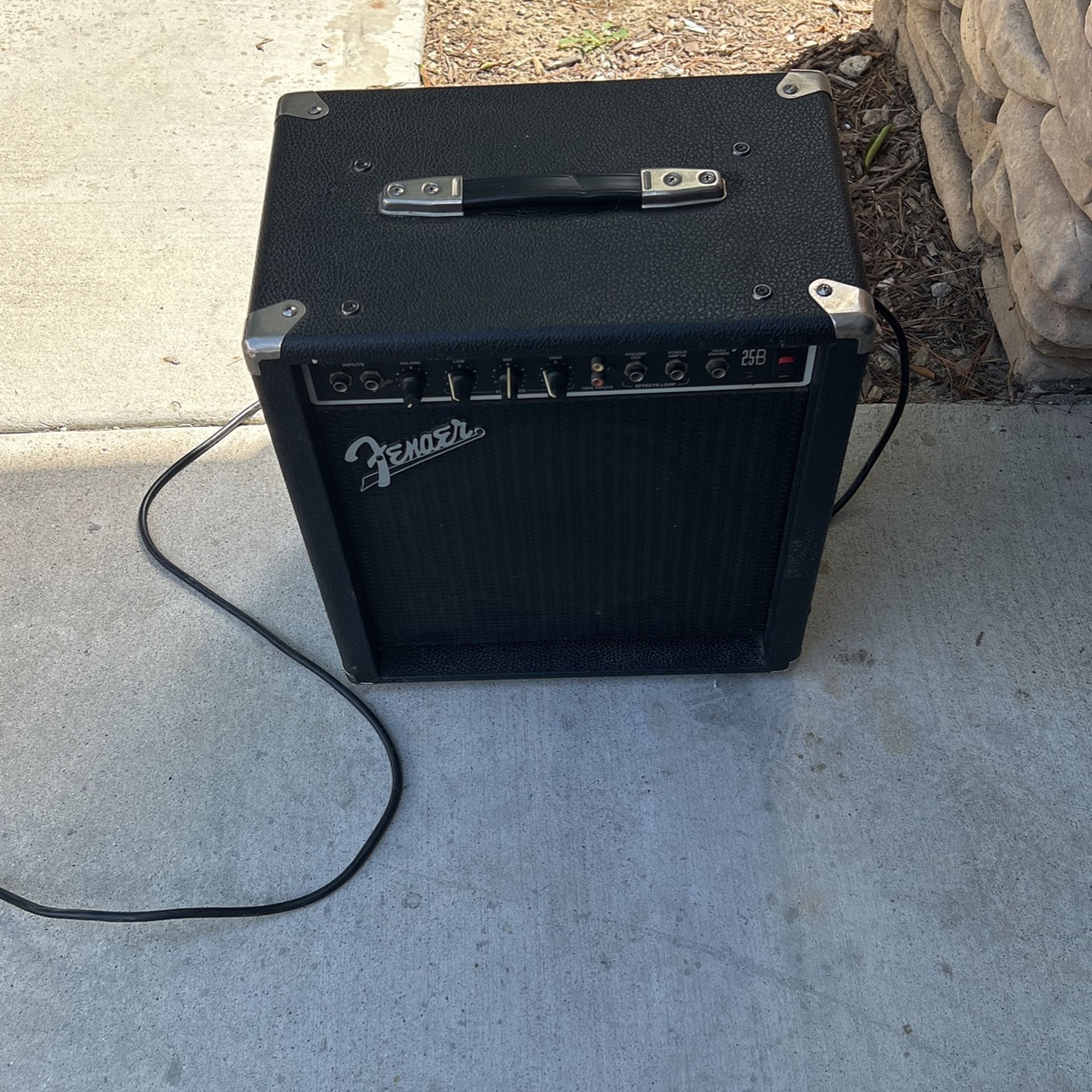 Fender Frontman 25B Bass Amp 75 Watt for Sale in Redlands, CA - OfferUp