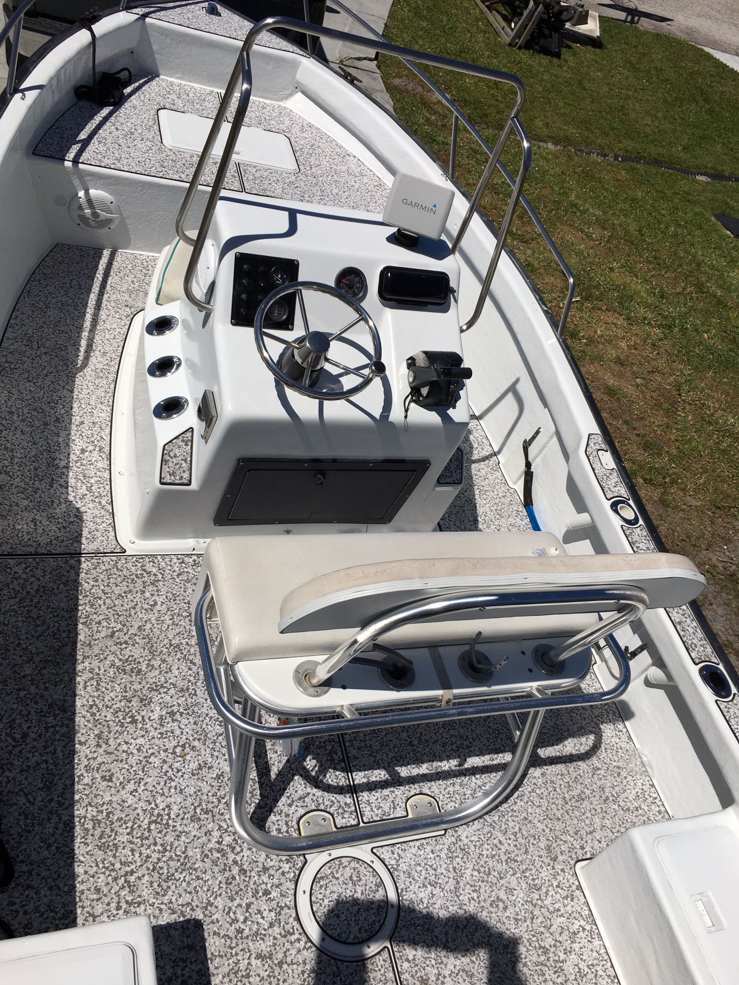 1996 16ft key largo boat for Sale in Port St. Lucie, FL - OfferUp