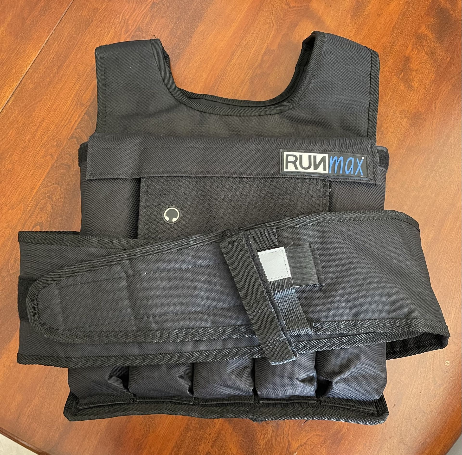 Weighted Vest 40lb For Running RUNmax Adjustable for Sale in North Las Vegas, NV - OfferUp