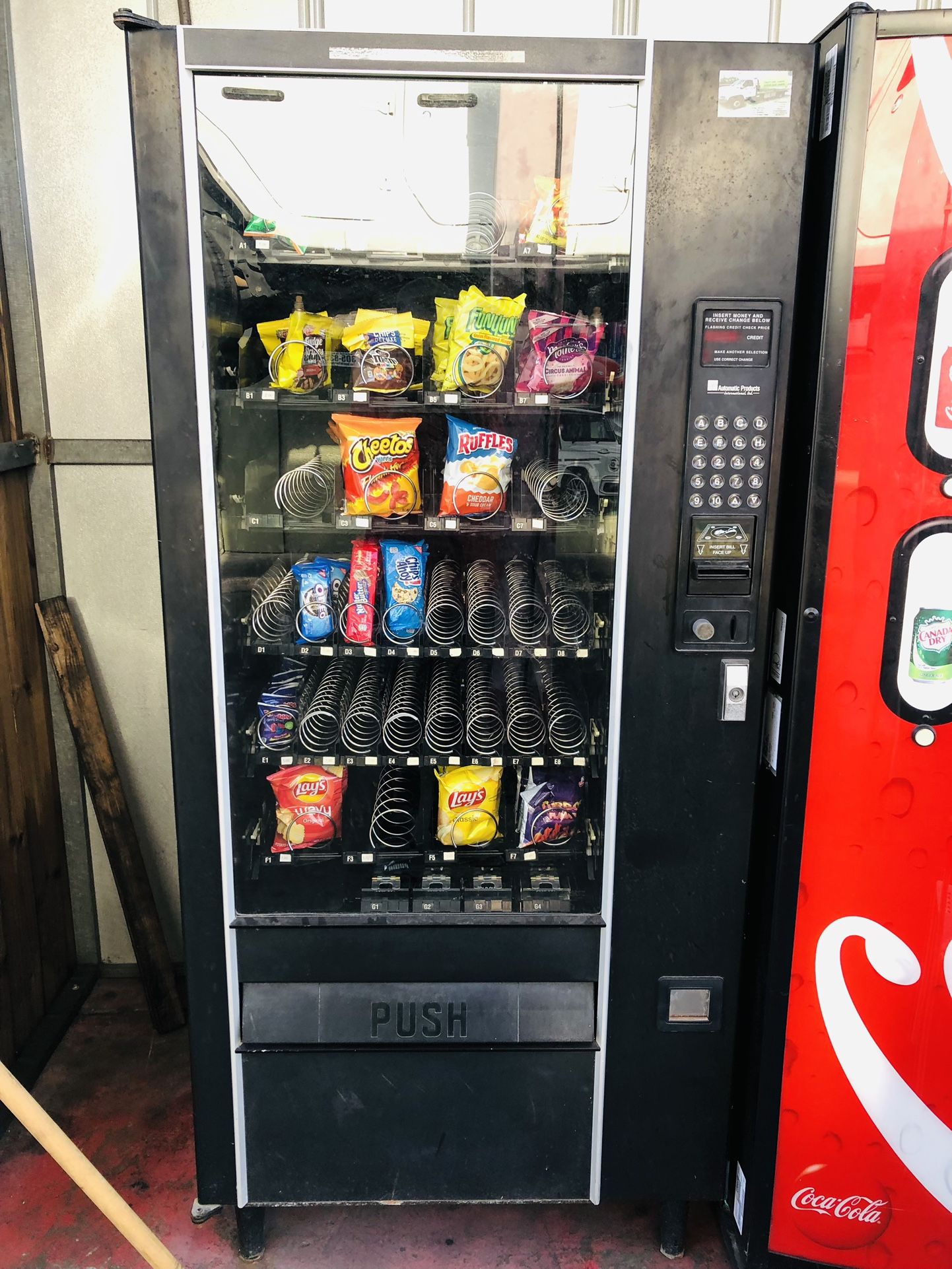 Snacks & Drinks vending Machine for Sale in North Miami Beach, FL - OfferUp