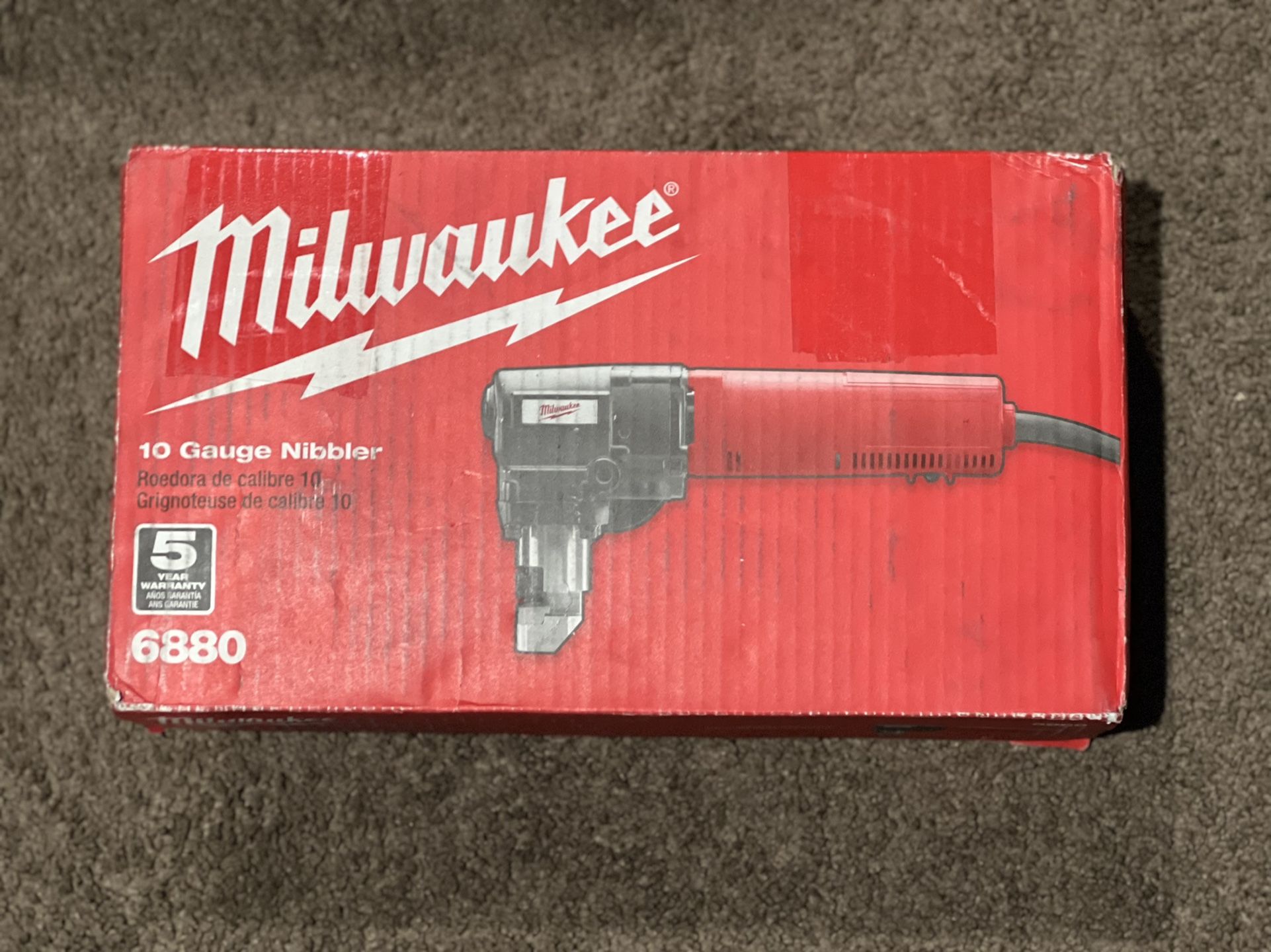 Milwaukee Nibbler M18 Milwaukee Nibbler Tool - 10 Gauge Steel Cutting ...