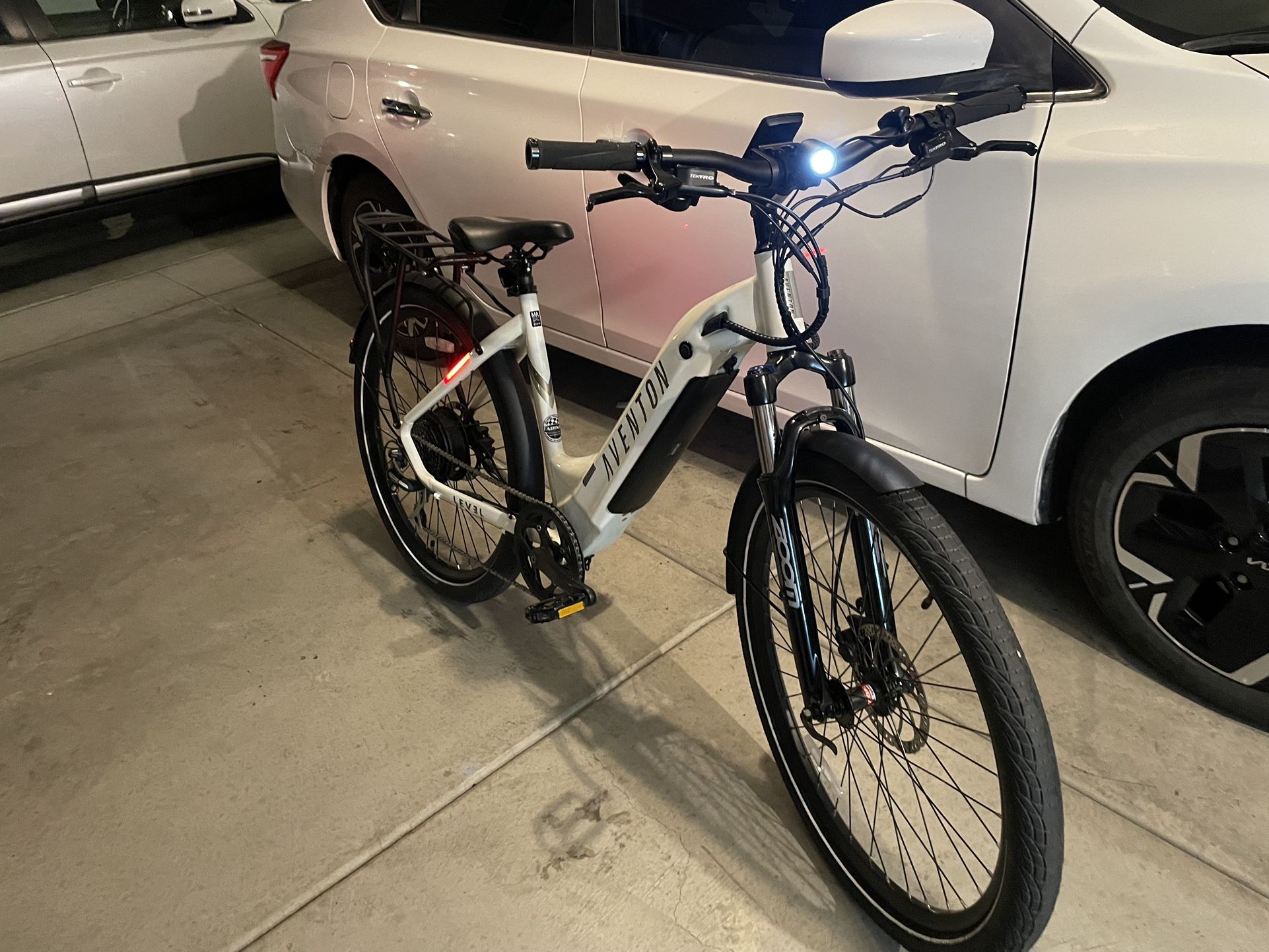 Aventon E-bike Level 2 White W/7miles New Condition for Sale in Chino ...