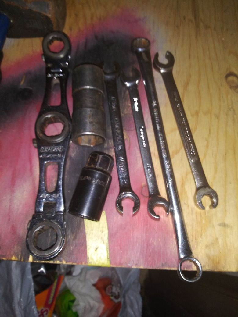 Really nice name brand expensive tools need gone (snap on , blue point ...