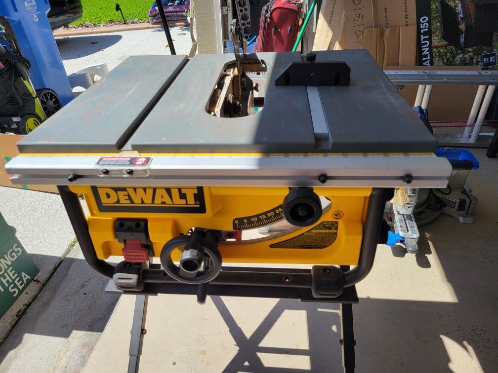 DeWalt Table Saw and Stand for Sale in Lutz, FL - OfferUp