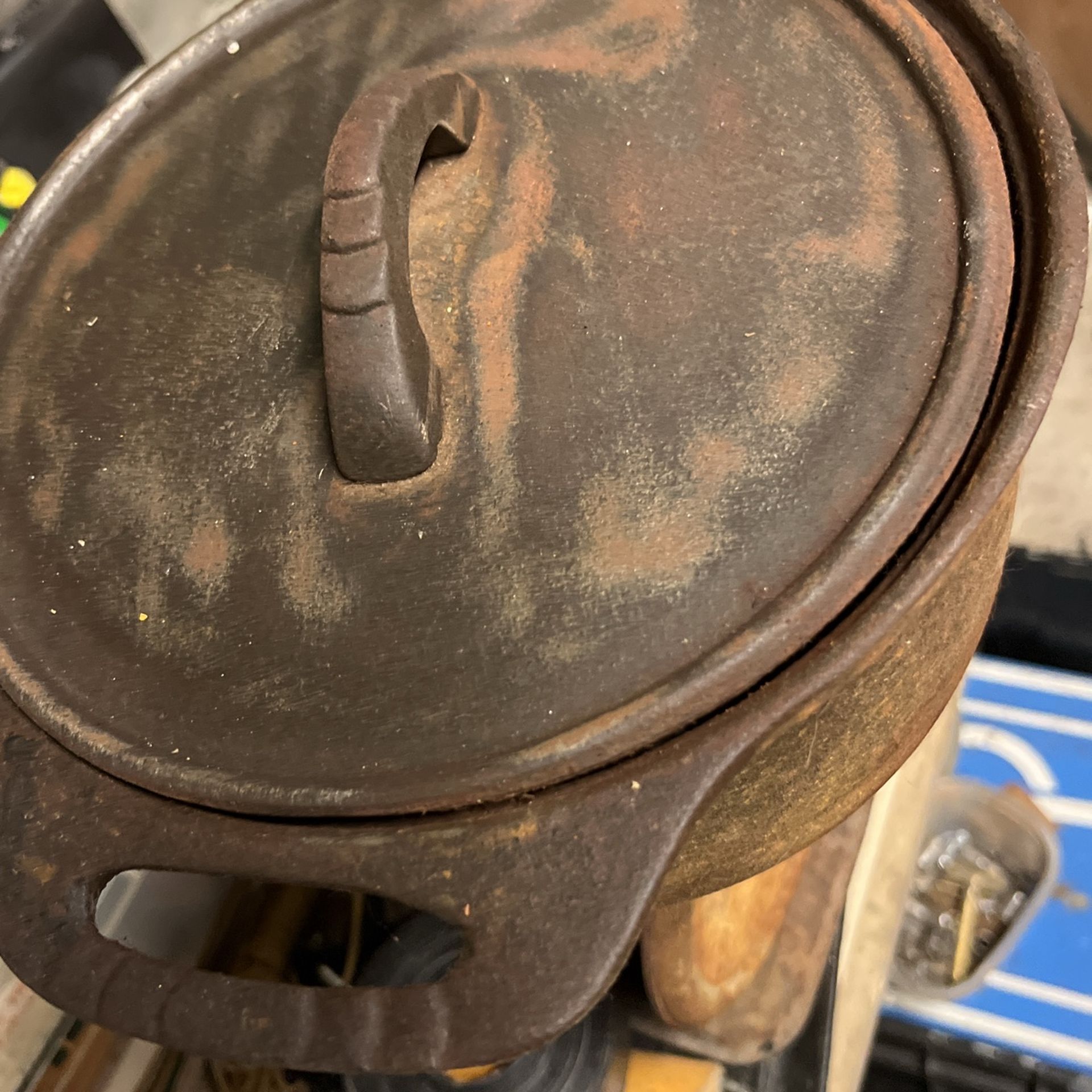 Three Quart -Cast Iron Bean Pot for Sale in Seymour, CT - OfferUp