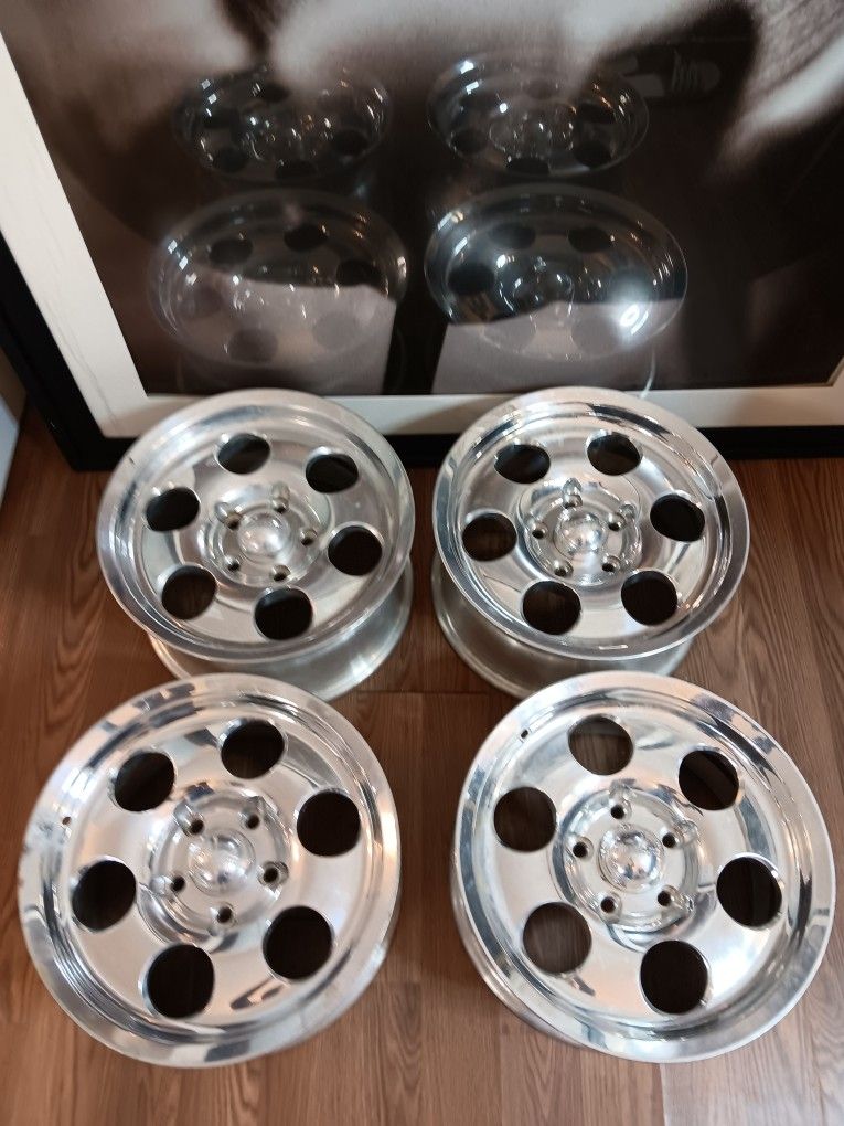 4 CENTERLINE CHAMP RIMS & CAPS for Sale in Philadelphia, PA - OfferUp