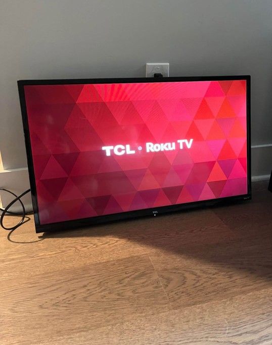 32 Inch Roku Smart TV With Remote for Sale in Prospect Park, PA - OfferUp