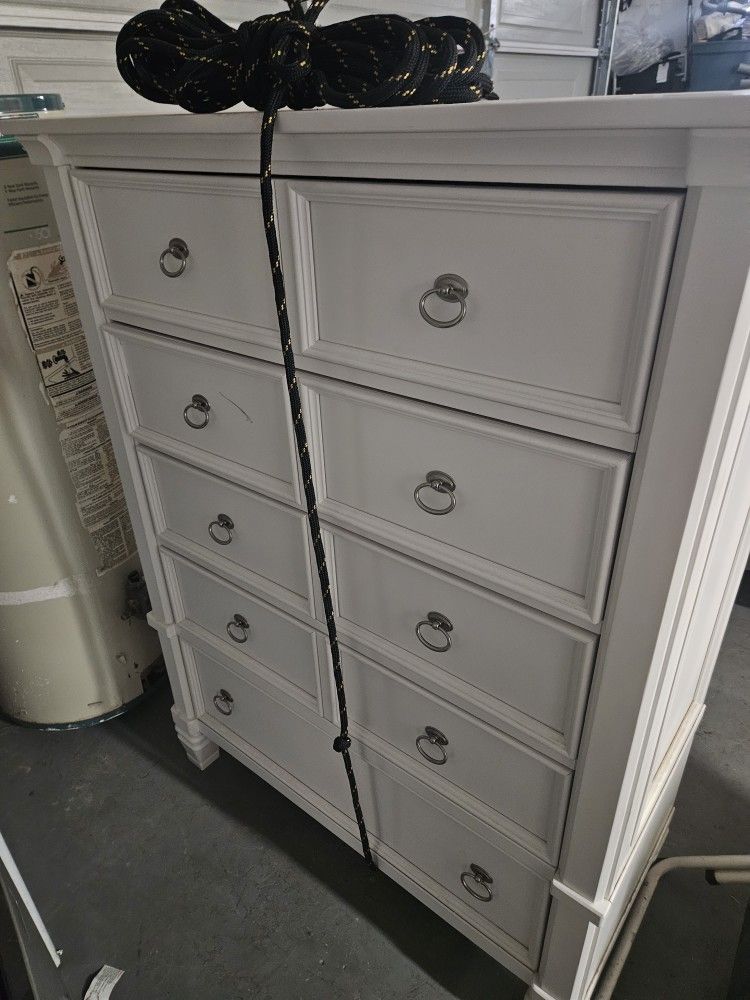 ASHLEY FURNITURE Prentice Chest of Drawers General vapeandohm