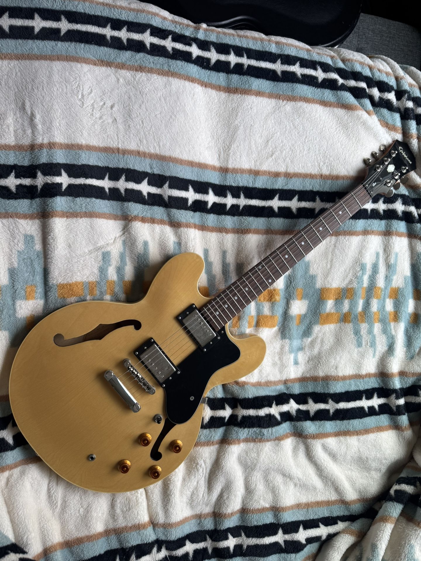 ES-335 Epiphone Dot 2011 With Original Case for Sale in Carlsbad, CA ...