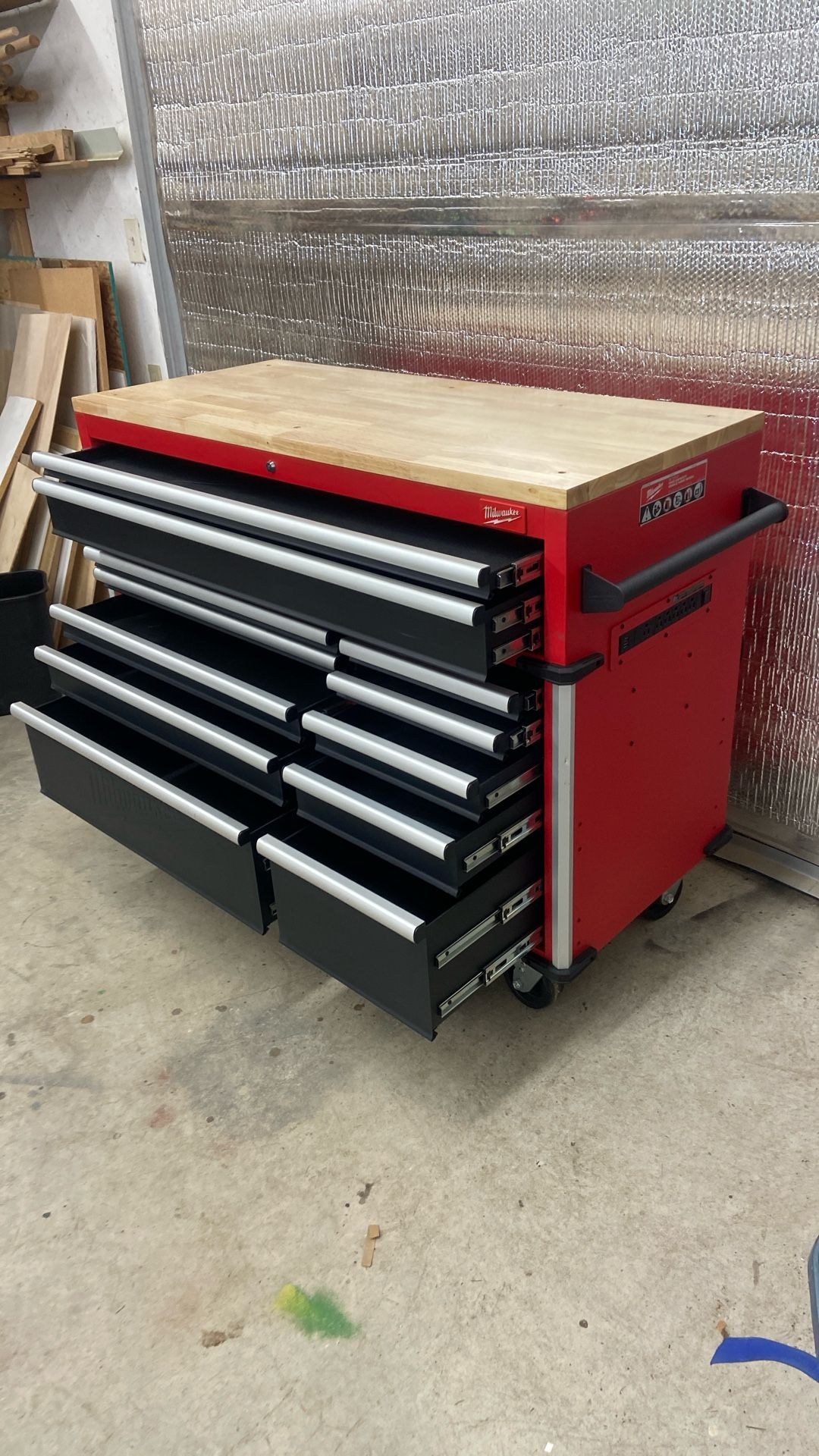 Milwaukee Toolbox/workbench for Sale in Lake Stevens, WA - OfferUp