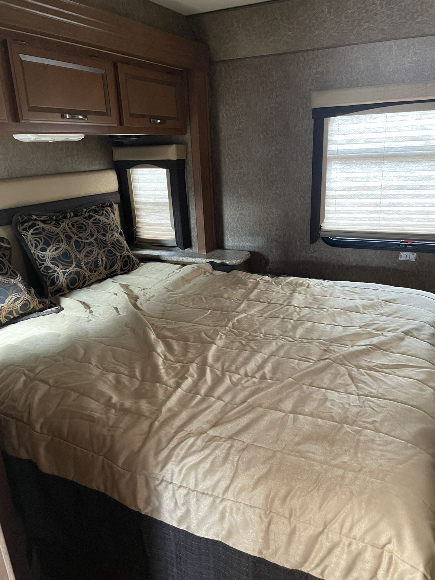 2015 Thor Ace 29 foot motorhome RV class A for Sale in Mesa, AZ - OfferUp