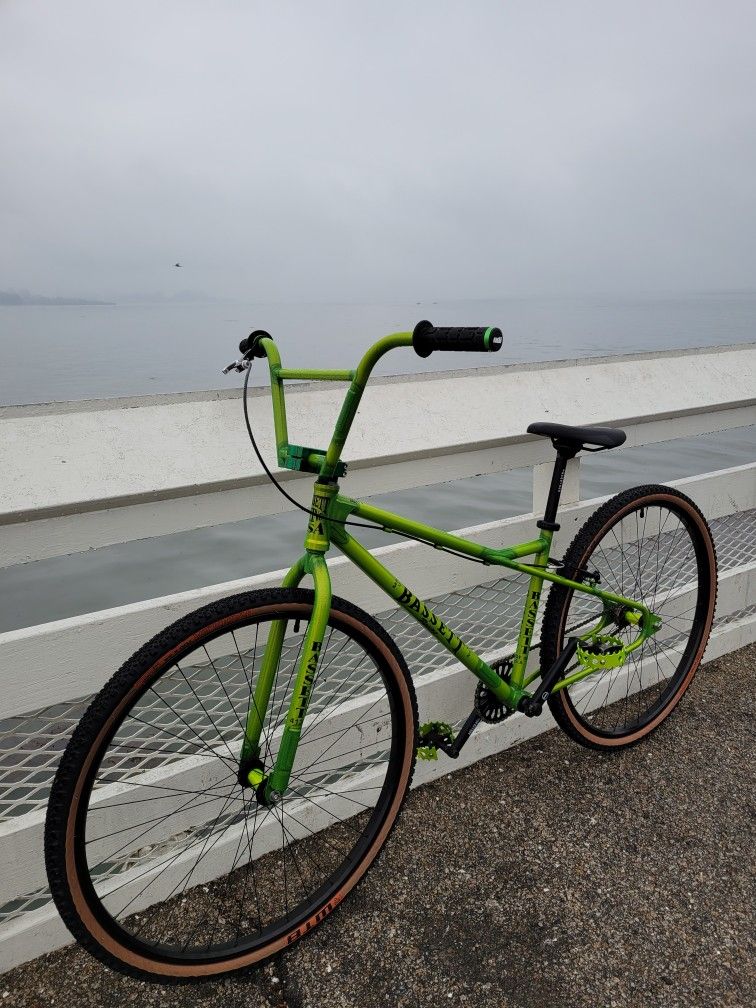 29 Inch Bassett Bmx for Sale in San Ramon, CA - OfferUp