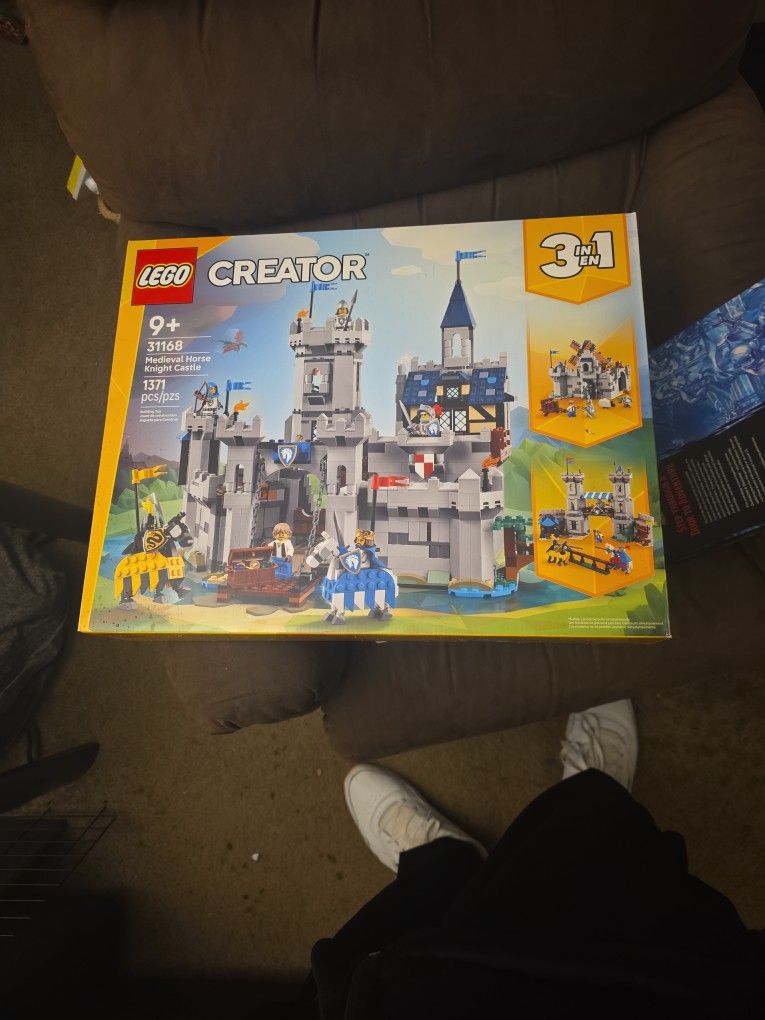 LEGO Creator 3n1 Castle for Sale in Seattle, WA - OfferUp