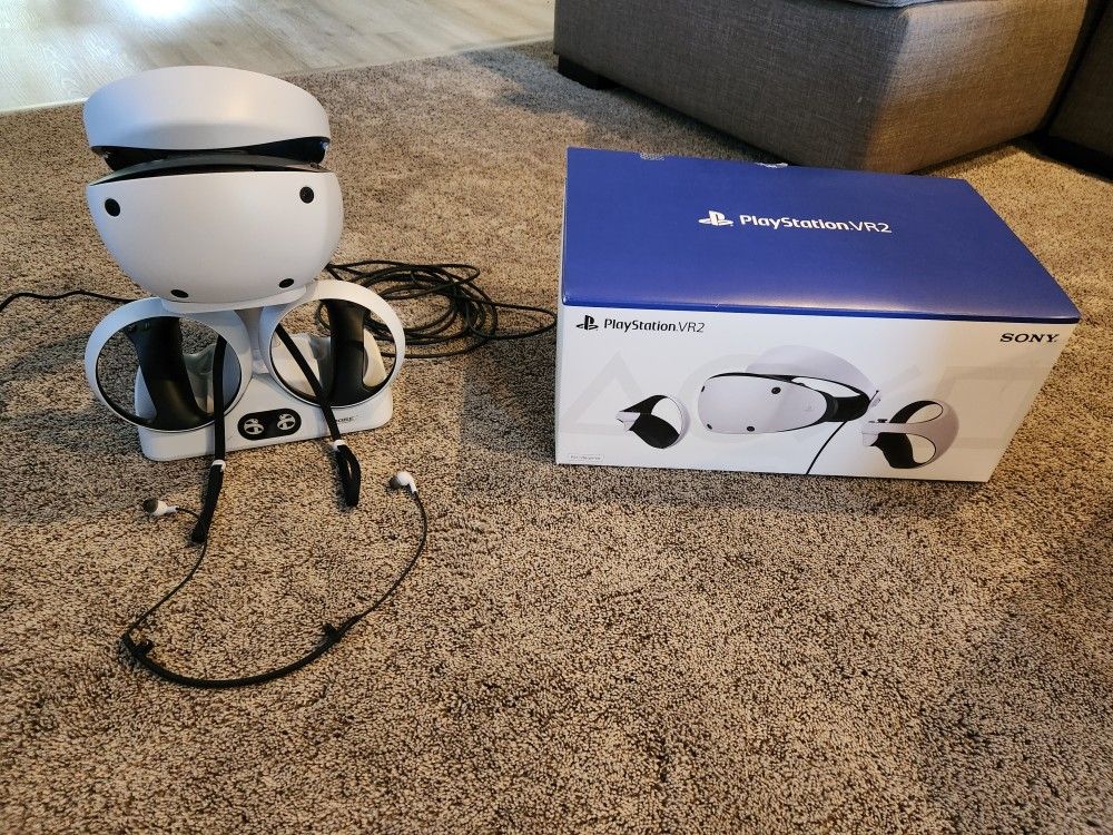 PSVR2 with Charging Station for Sale in Tacoma, WA - OfferUp