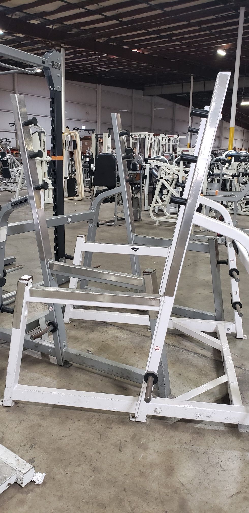 Nautilus Squat Rack for Sale in Garden Grove, CA - OfferUp