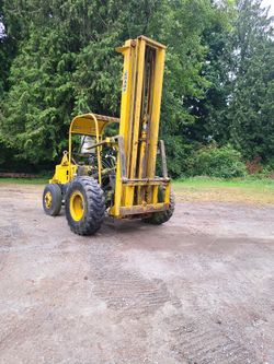 CHAMP FORKLIFT TL350 for Sale in Stanwood, WA - OfferUp