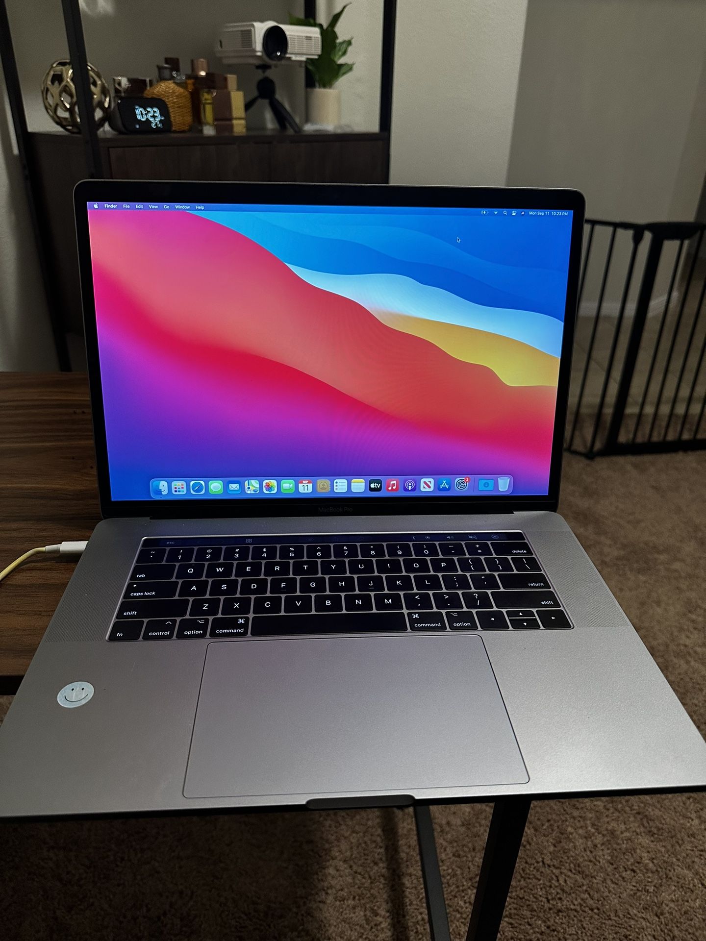 2017 MacBook Pro 15 for Sale in Grand Prairie, TX - OfferUp