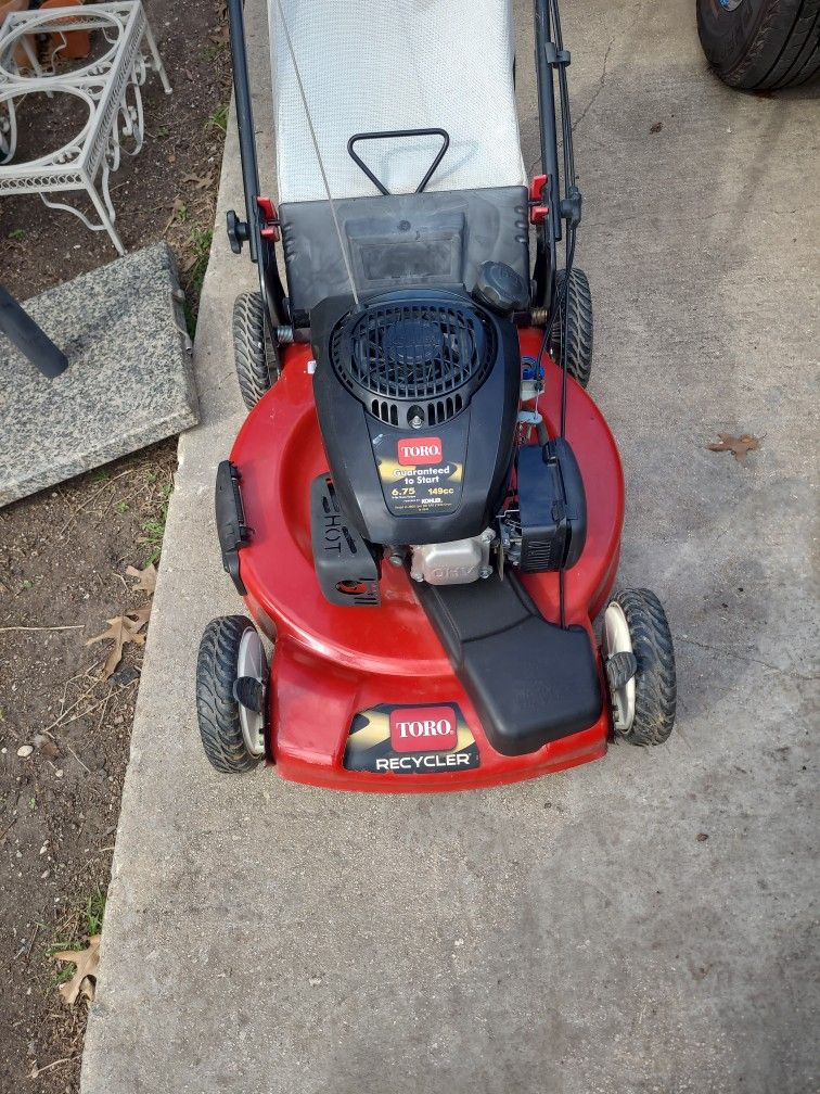 Toro Self-propelled lawnmower for Sale in San Antonio, TX - OfferUp