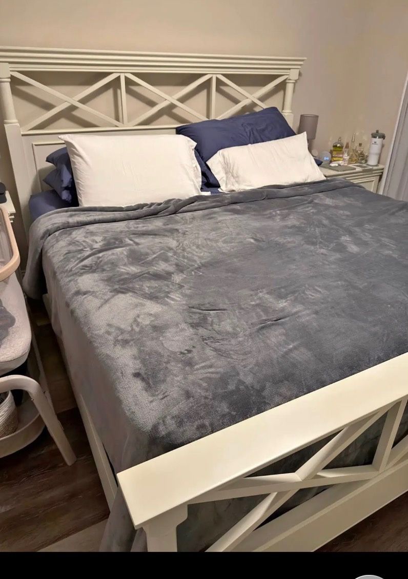 King Size Bed Frame And Matters for Sale in Montebello, NY - OfferUp