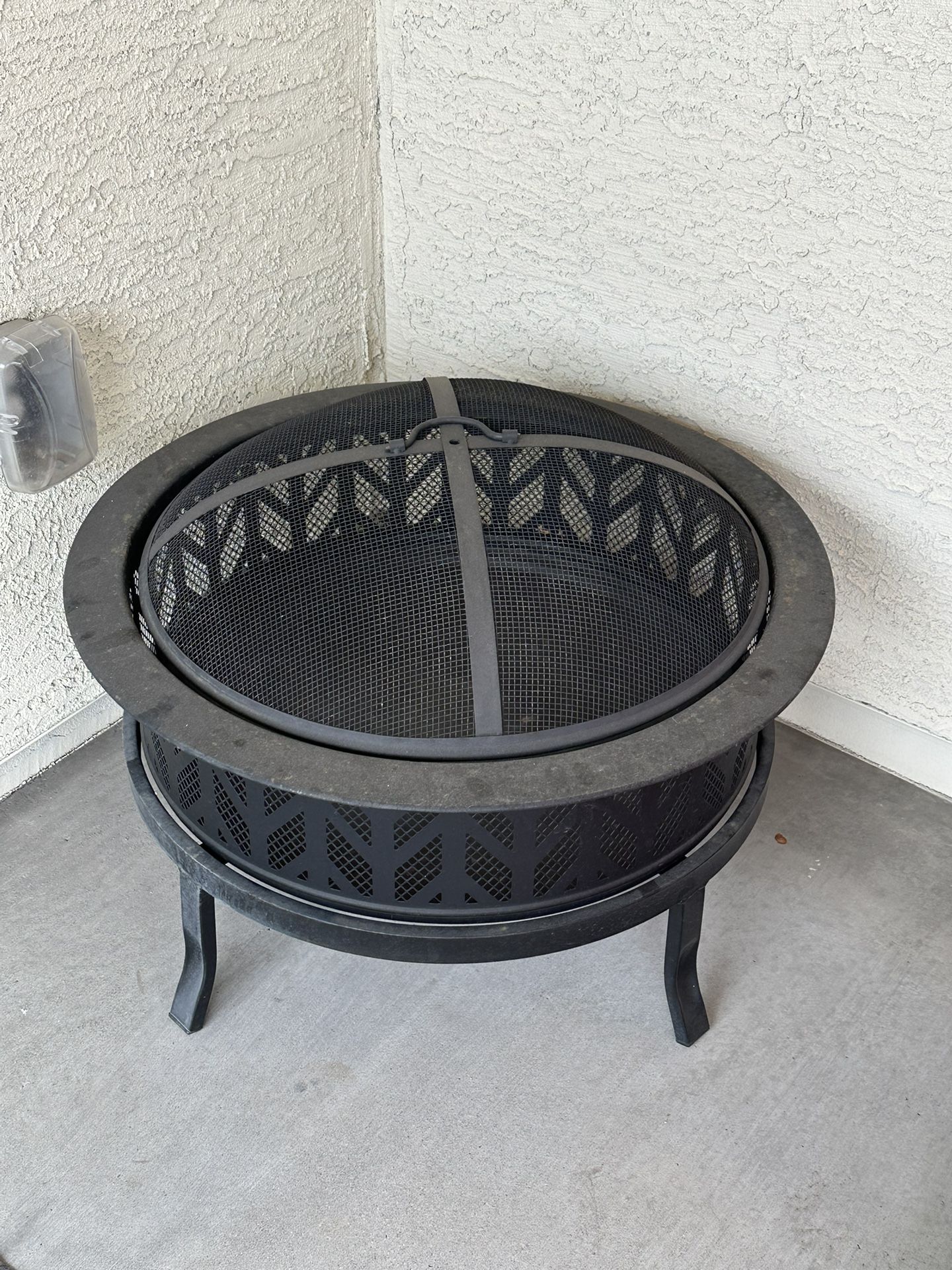 Steel Wood Burning Fire Pit for Sale in Gilbert, AZ - OfferUp