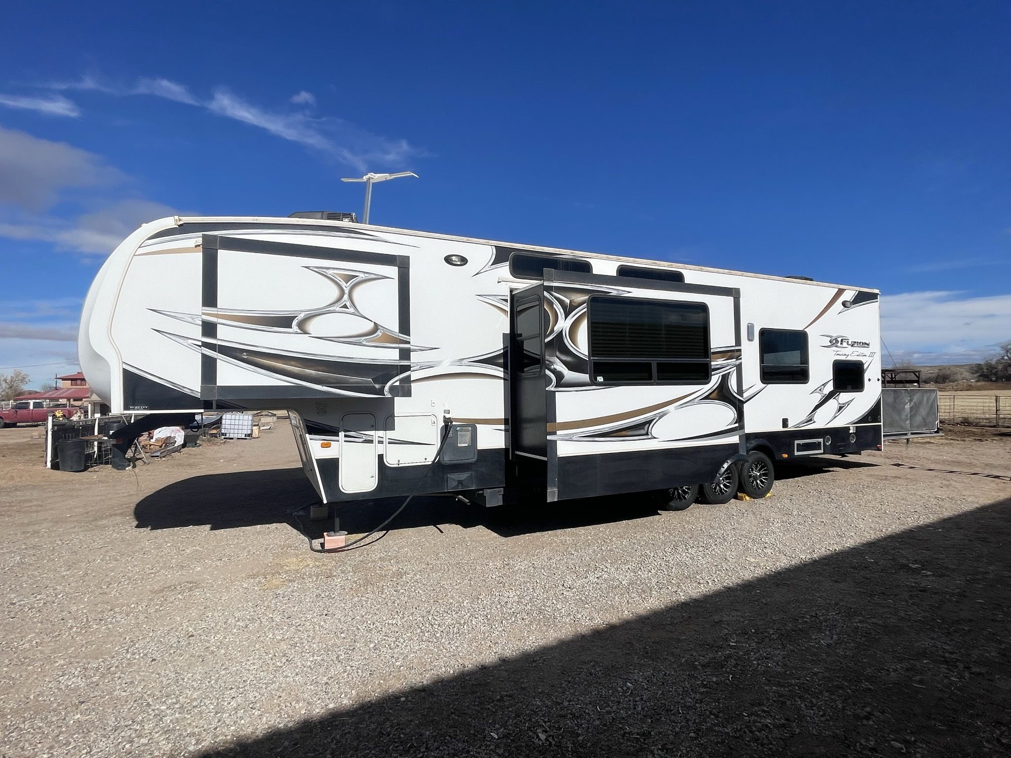 2011 Keystone FZ 405 FUZION for Sale in Los Lunas, NM - OfferUp