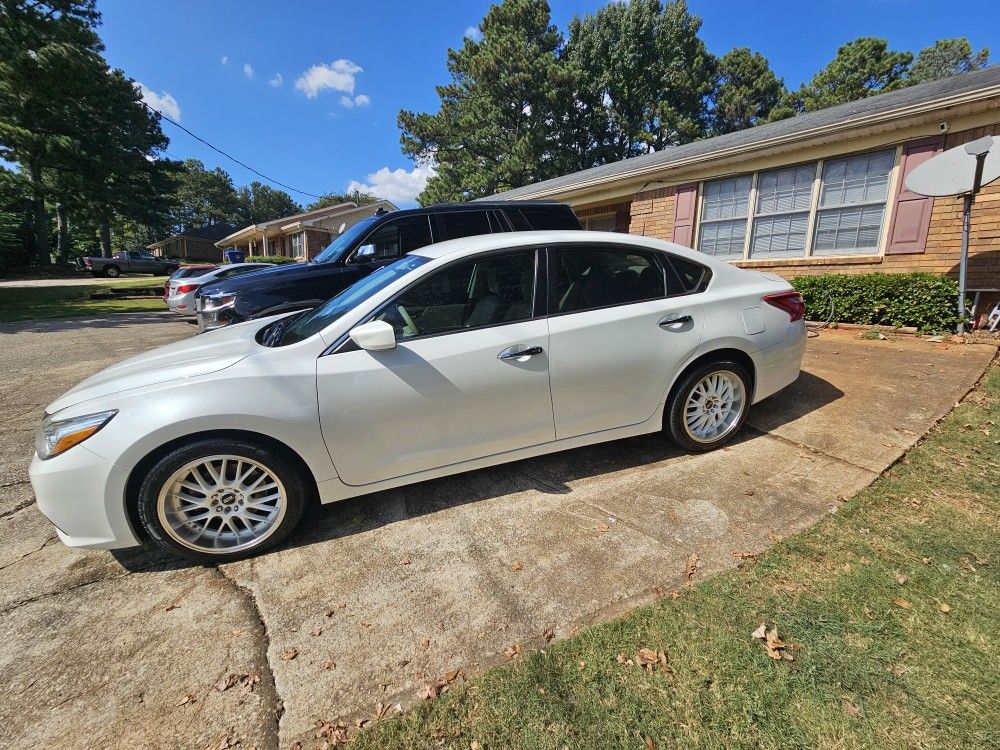 2016 Nissan Altima for Sale in Lawrenceville, GA - OfferUp