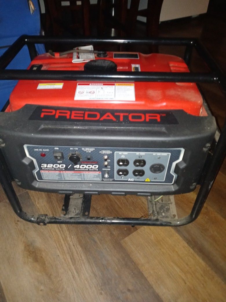PREDATOR 4000W MAX GENERATOR LIKE NEW ONLY USED A COUPLE OF TIMES for ...