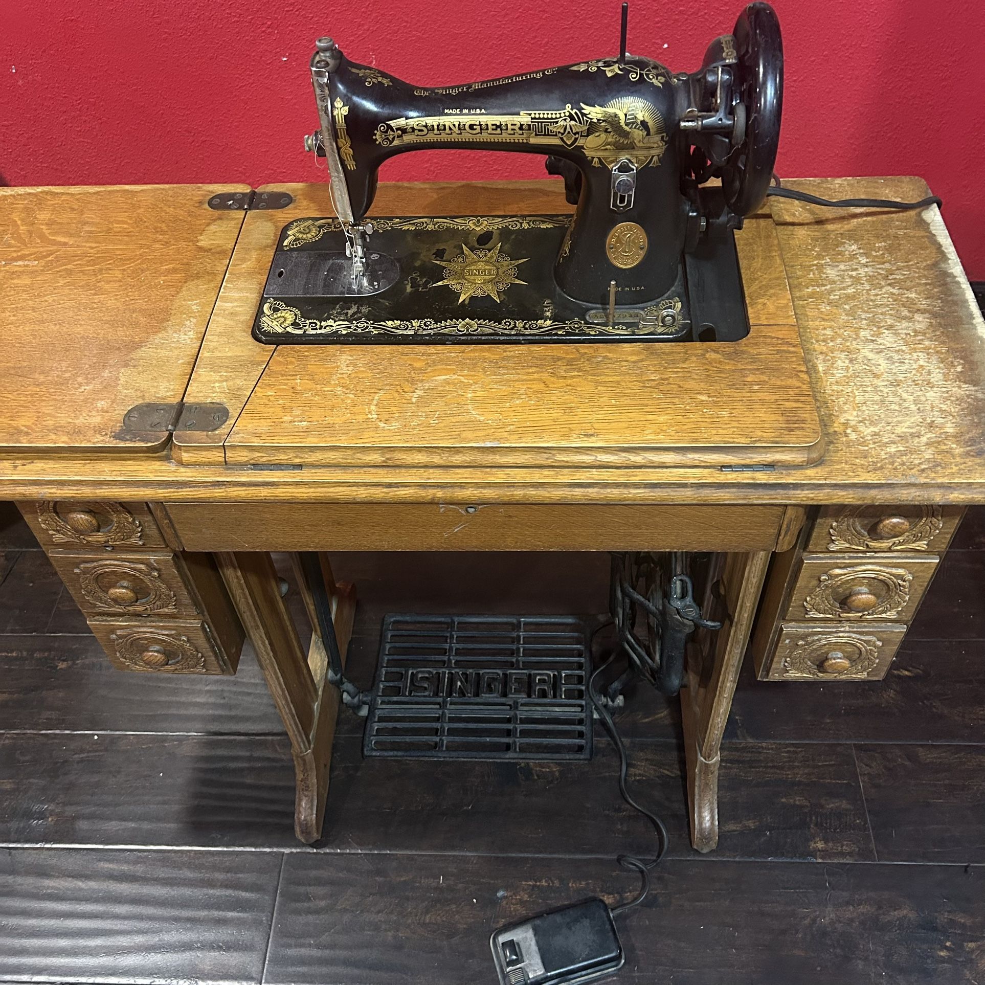 Vintage Early 1900’s Singer 15 Class Sewing Machine With Table. All ...