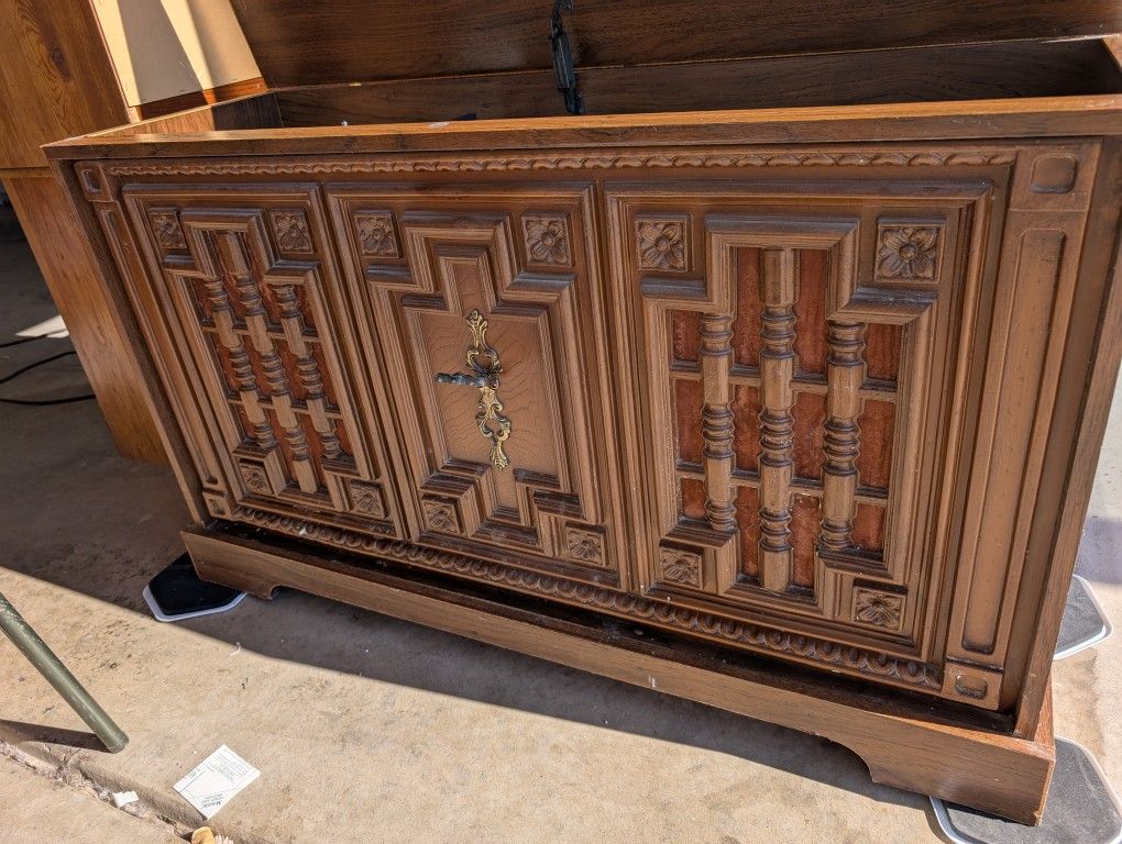 Electrophonic Console Unit Record Player/ Radio for Sale in Glendale ...