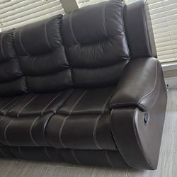 Dual 100% Leather Recliner. for Sale in Oak Ridge North, TX - OfferUp