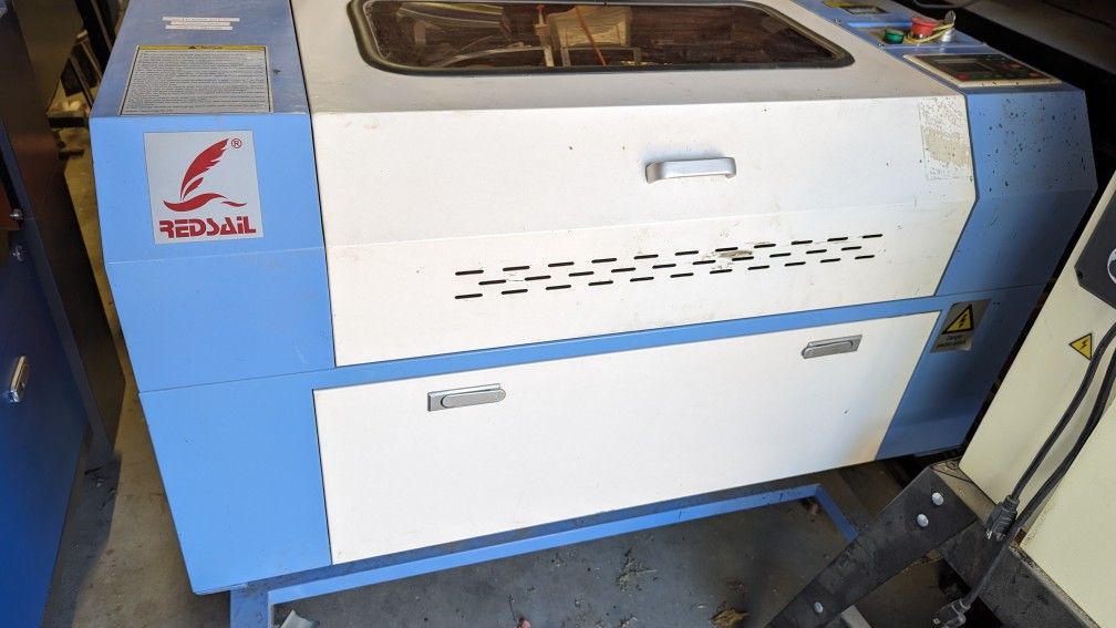 20x28 Laser Engraver 60W Redsail x700 with Accessories for Sale in ...