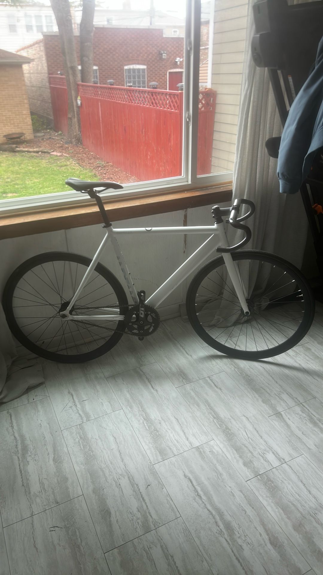 White 6ku Urban Track for Sale in Stickney, IL - OfferUp