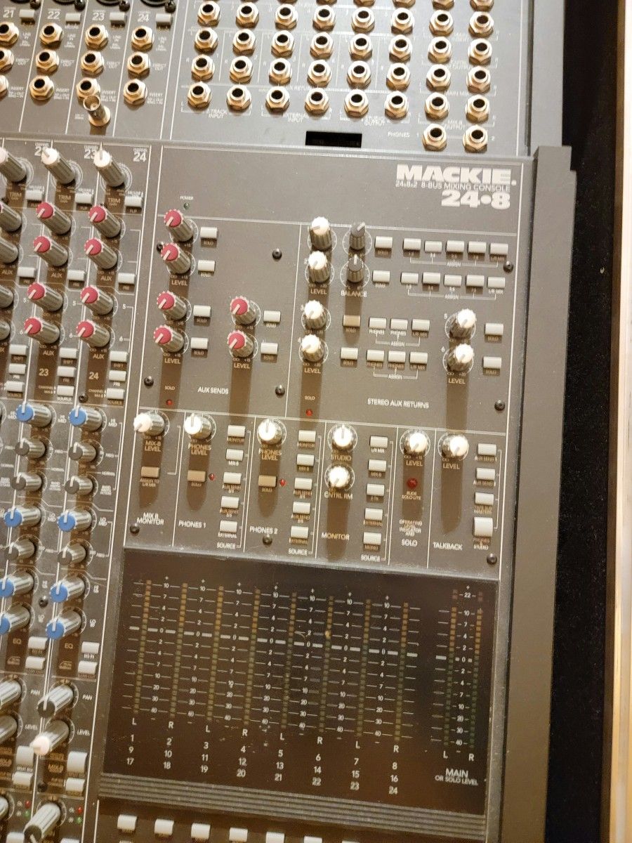 Mackie 24 Mixer | informacionpublica.svet.gob.gt