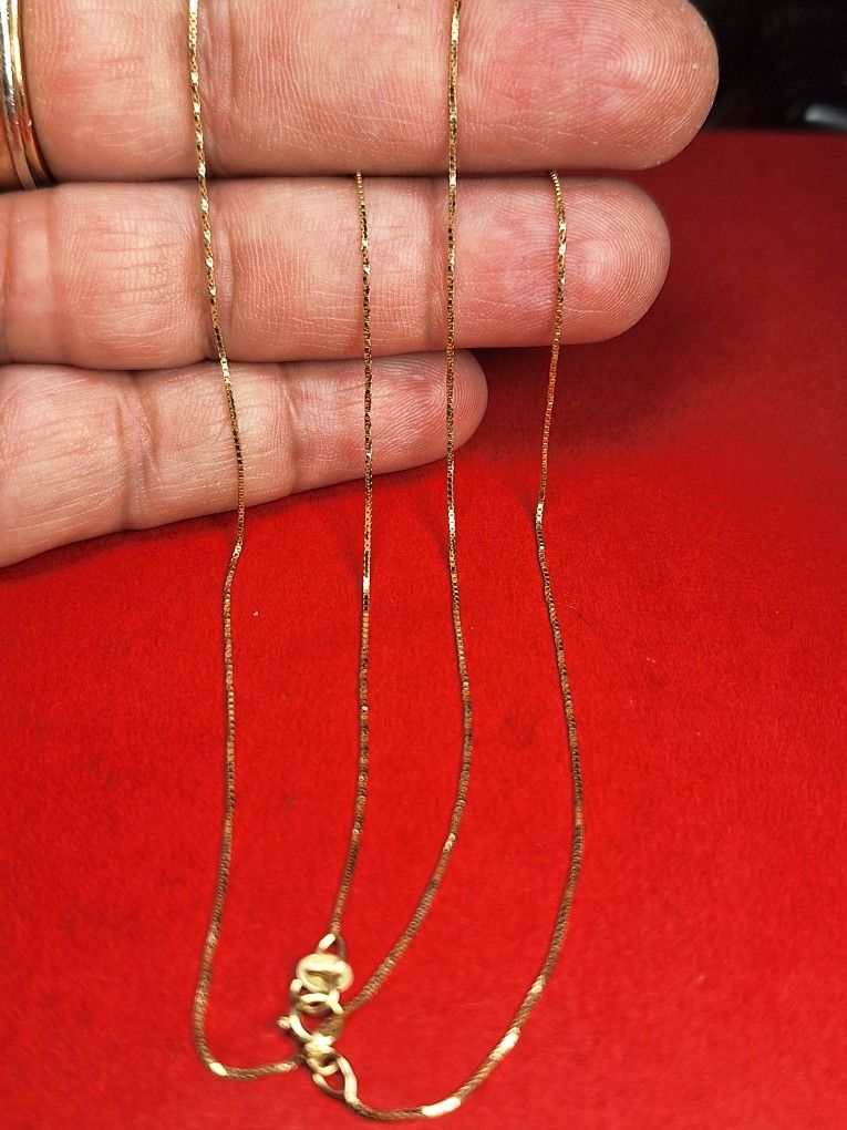 14K Yellow Gold Thin 1mm Box Chain Necklace , 21" for Sale in San ...