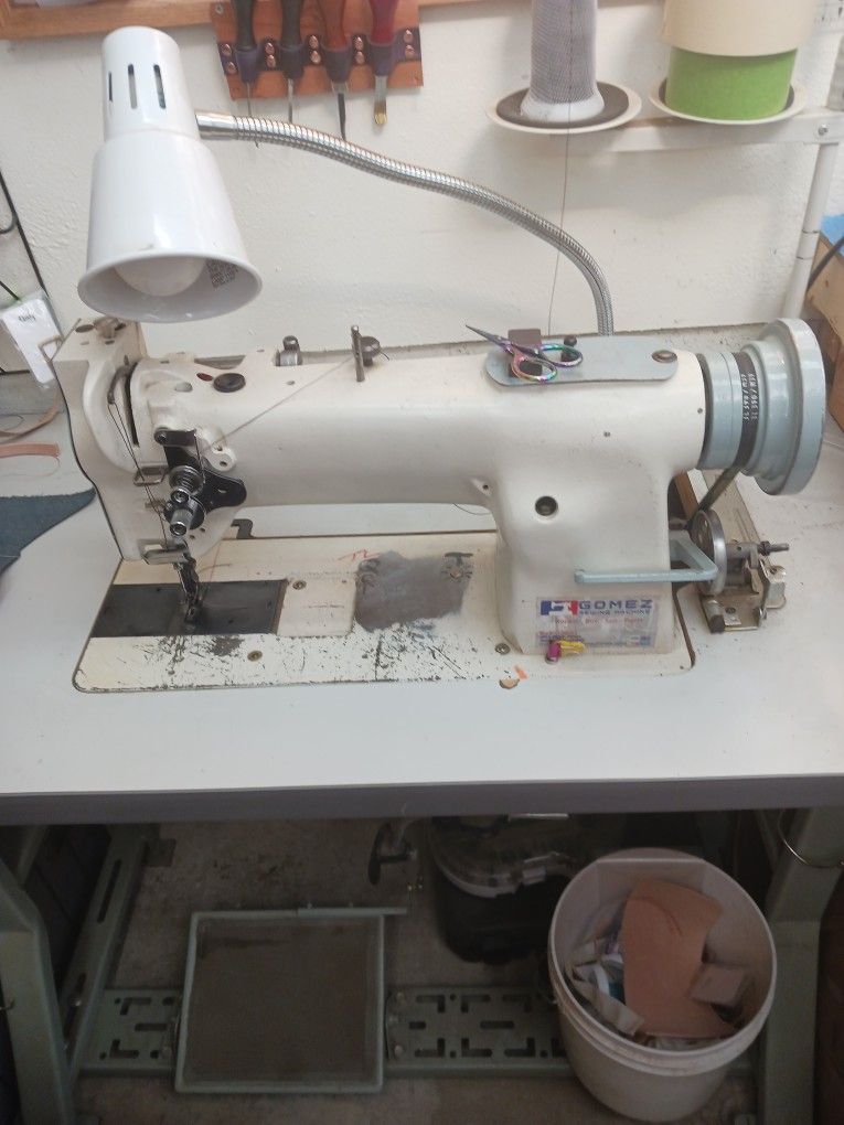 Consew 226 Industrial Sewing Machine for Sale in San Bernardino, CA ...