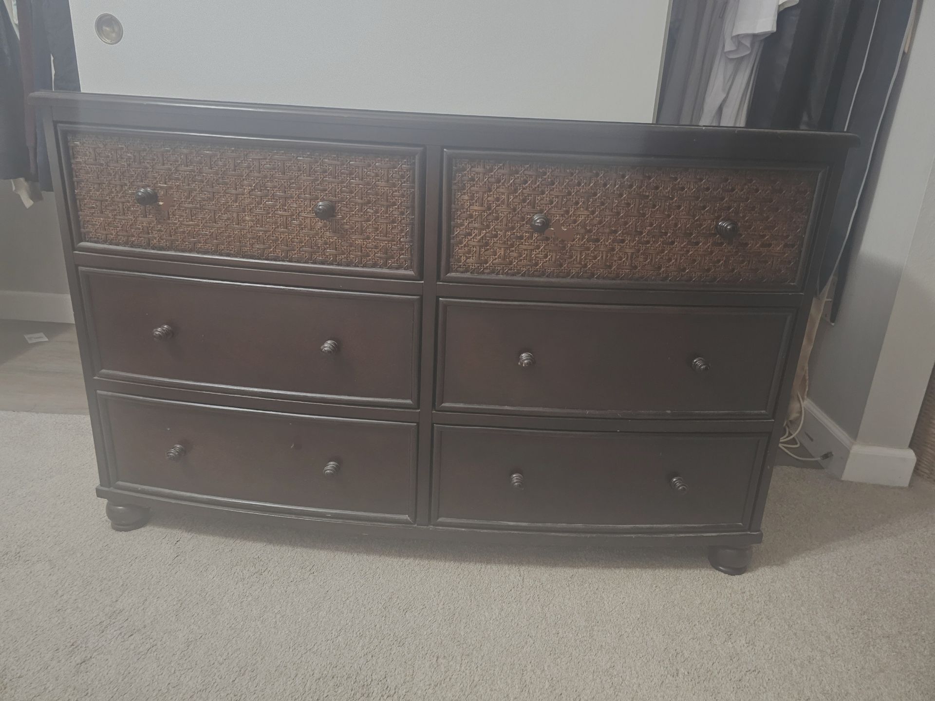 Bedroom Set (dresser, Night Stand, Head Board And Bed Farm) for Sale in ...