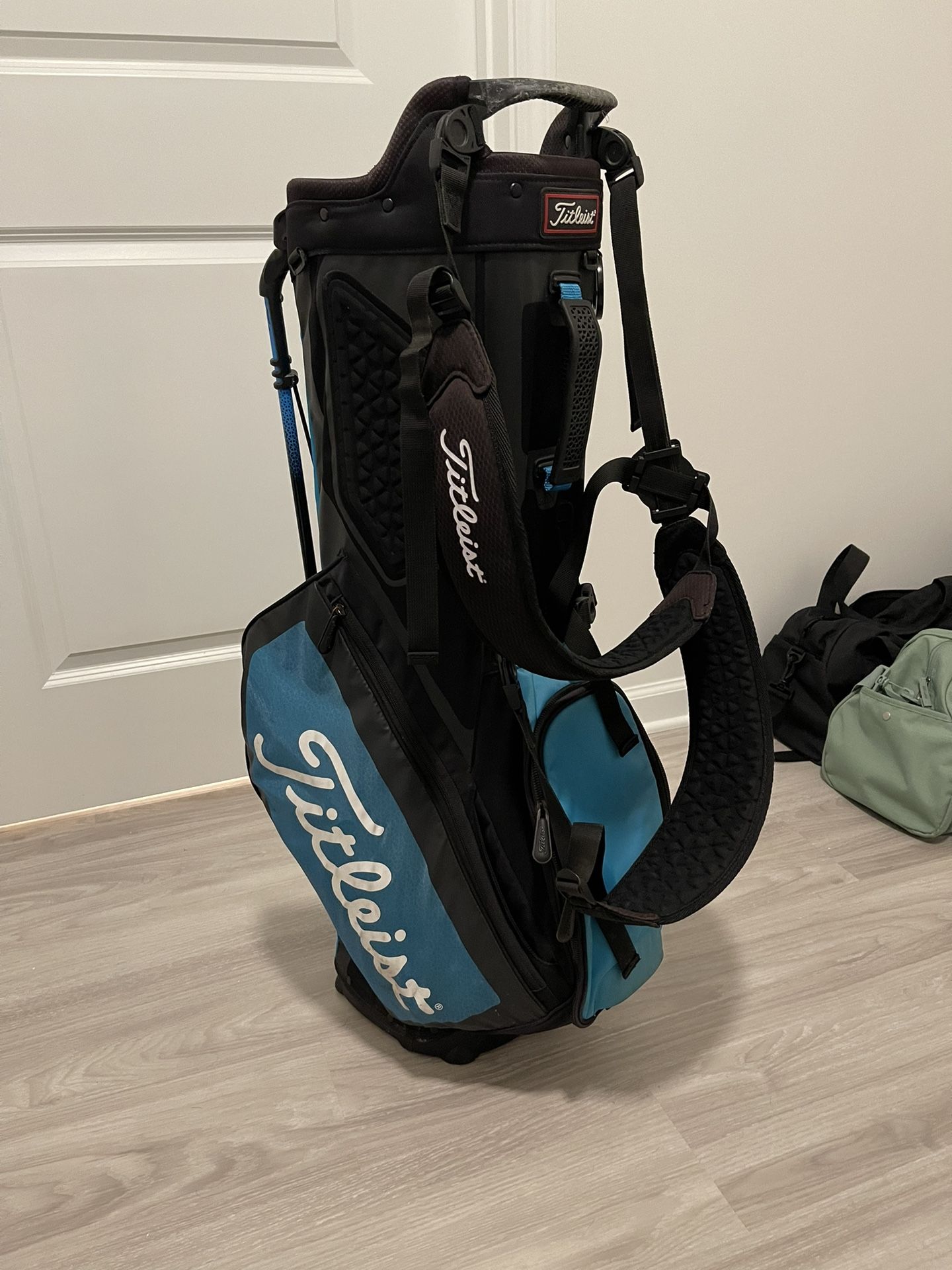 Titleist Golf Walking Bag. 5 Pockets. Excellent Condition! for Sale in ...