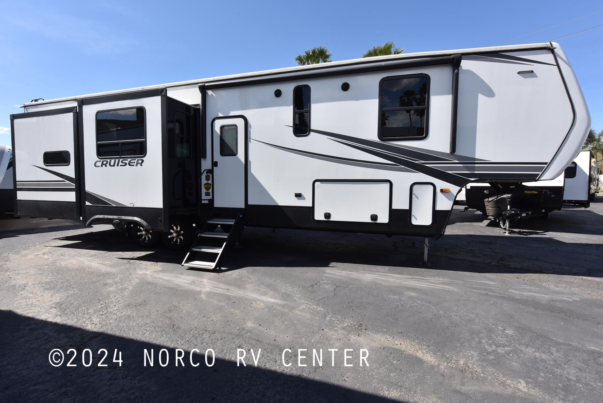 2021 Crossroads RV Cruiser 3601GK for Sale in Norco, CA - OfferUp