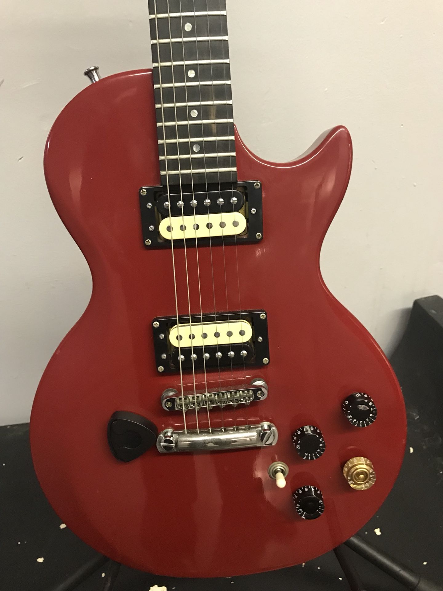 GUITAR GIBSON INVADER VINTAGE 80s for Sale in Chino, CA - OfferUp