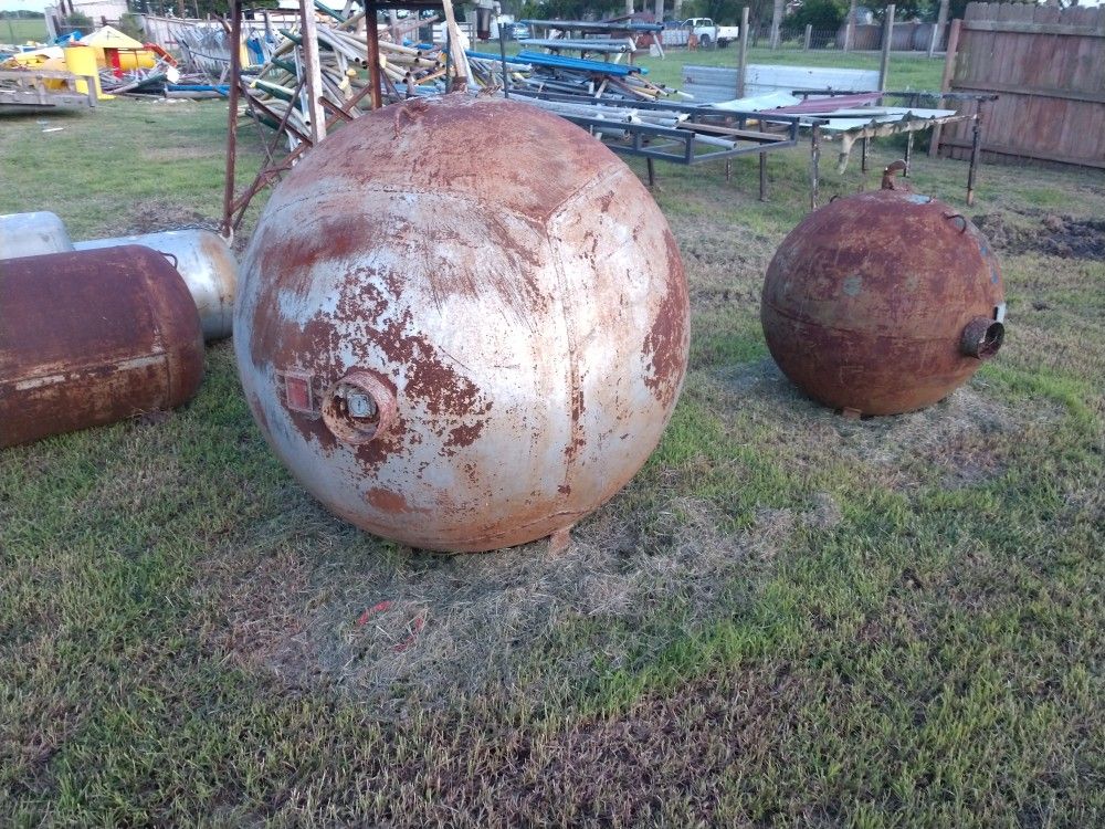 Round propane tanks for Sale in Palm Valley, TX - OfferUp