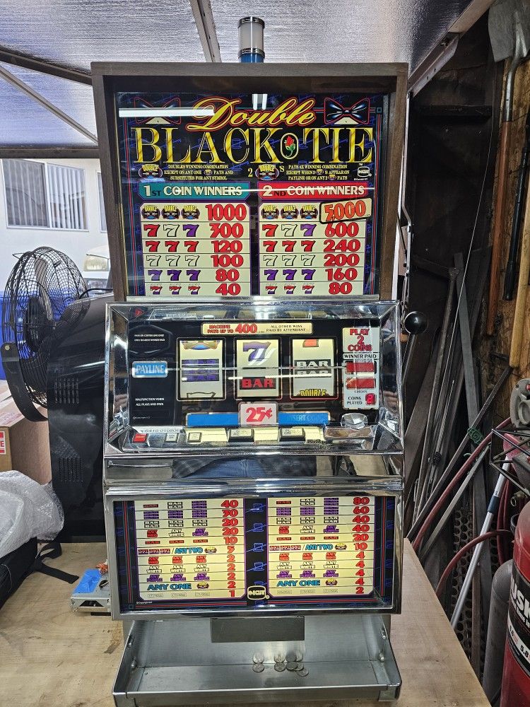 IGT SLOT MACHINE (DOUBLE BLACK TIE) for Sale in Lakewood, CA - OfferUp