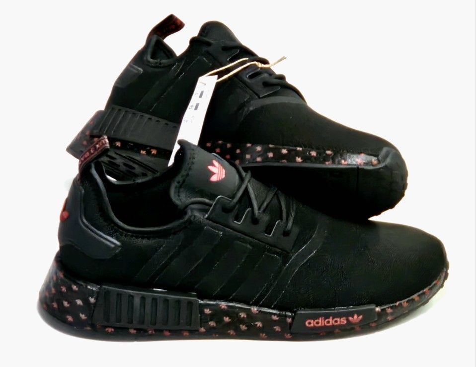 MEN'S SIZE 11.5: ADIDAS NMD_R1 SNEAKERS!! for Sale in Waianae, HI - OfferUp