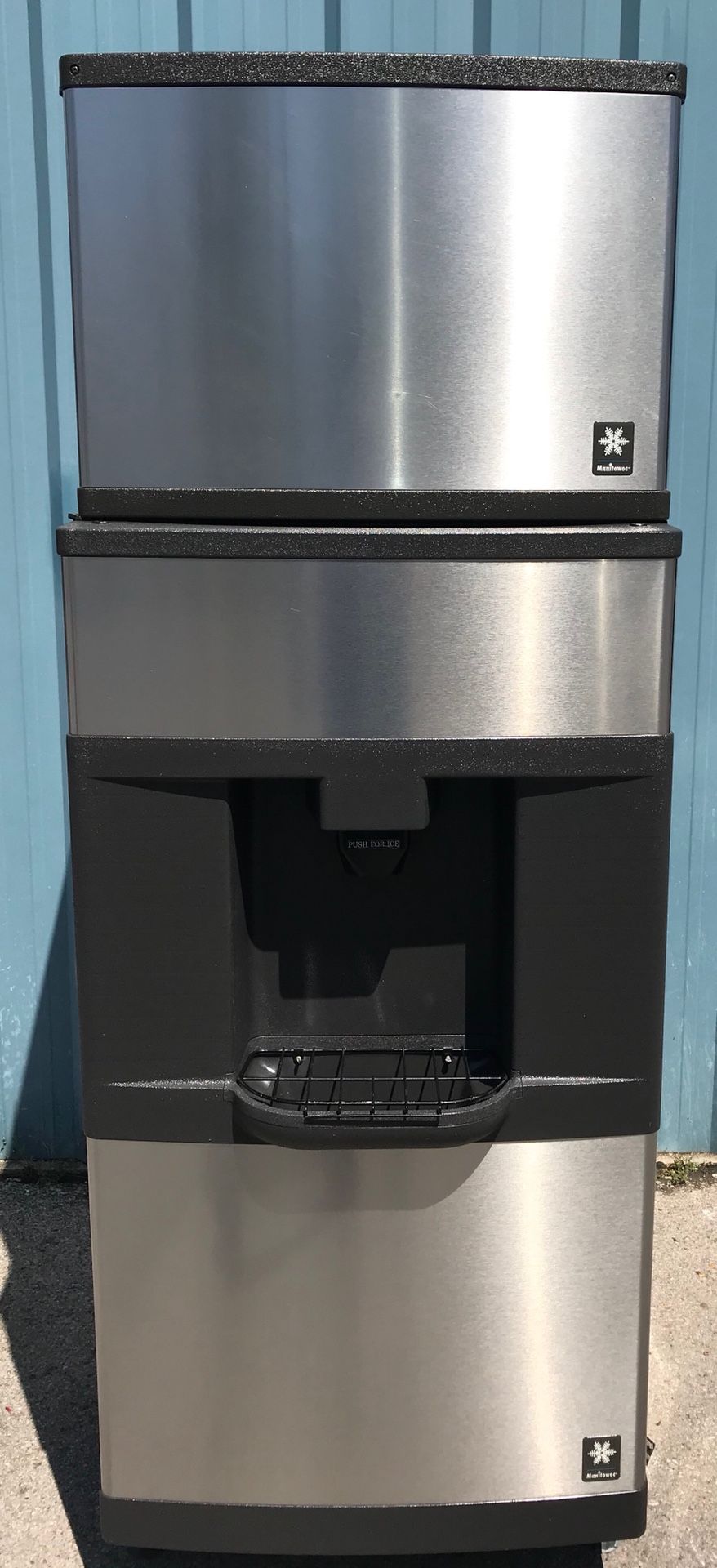Manitowoc hotel motel ice machine maker with dispenser 430 lbs for Sale ...