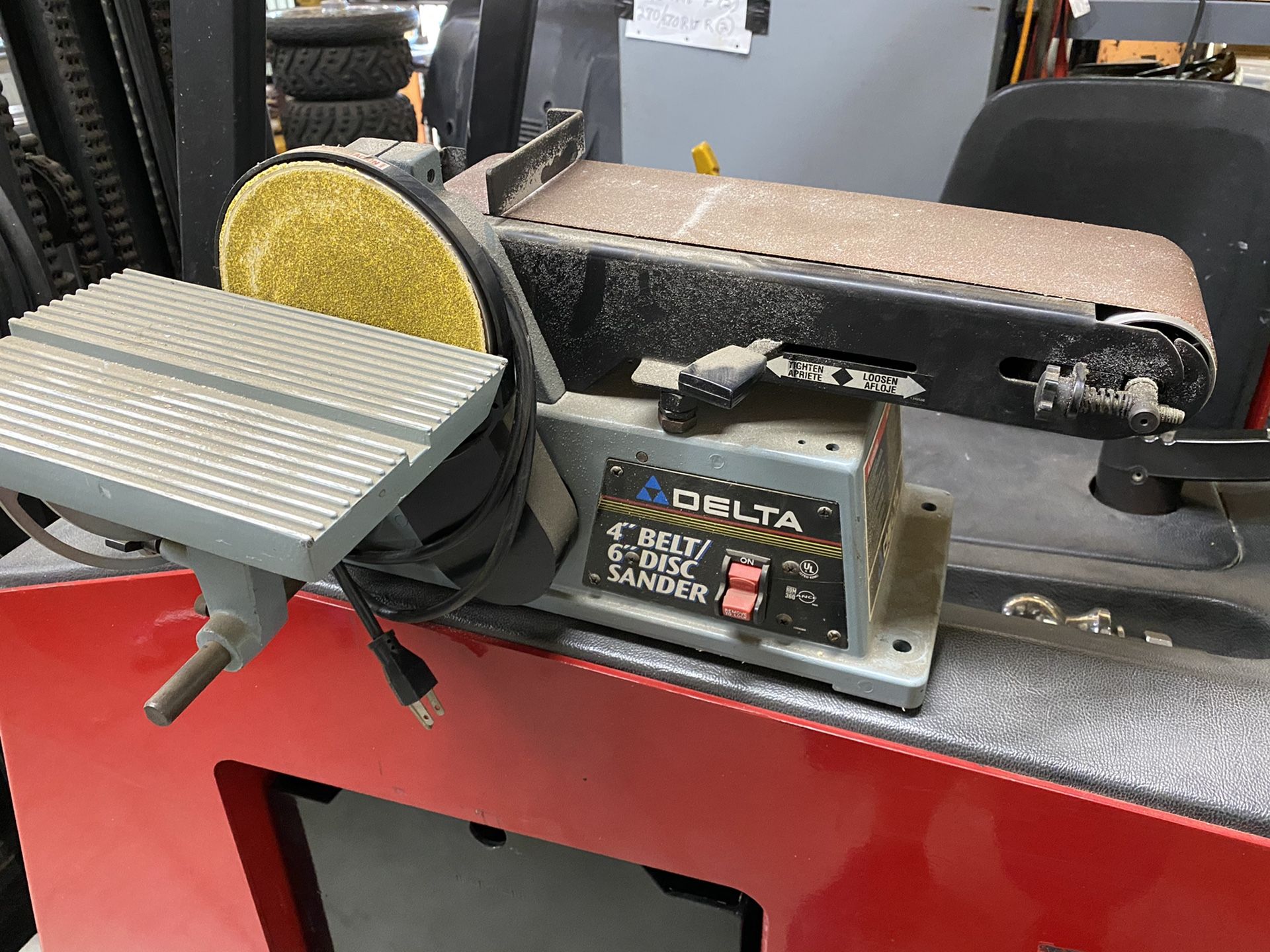 Delta 4”belt/ 6”disc sander. for Sale in Santa Susana, CA - OfferUp